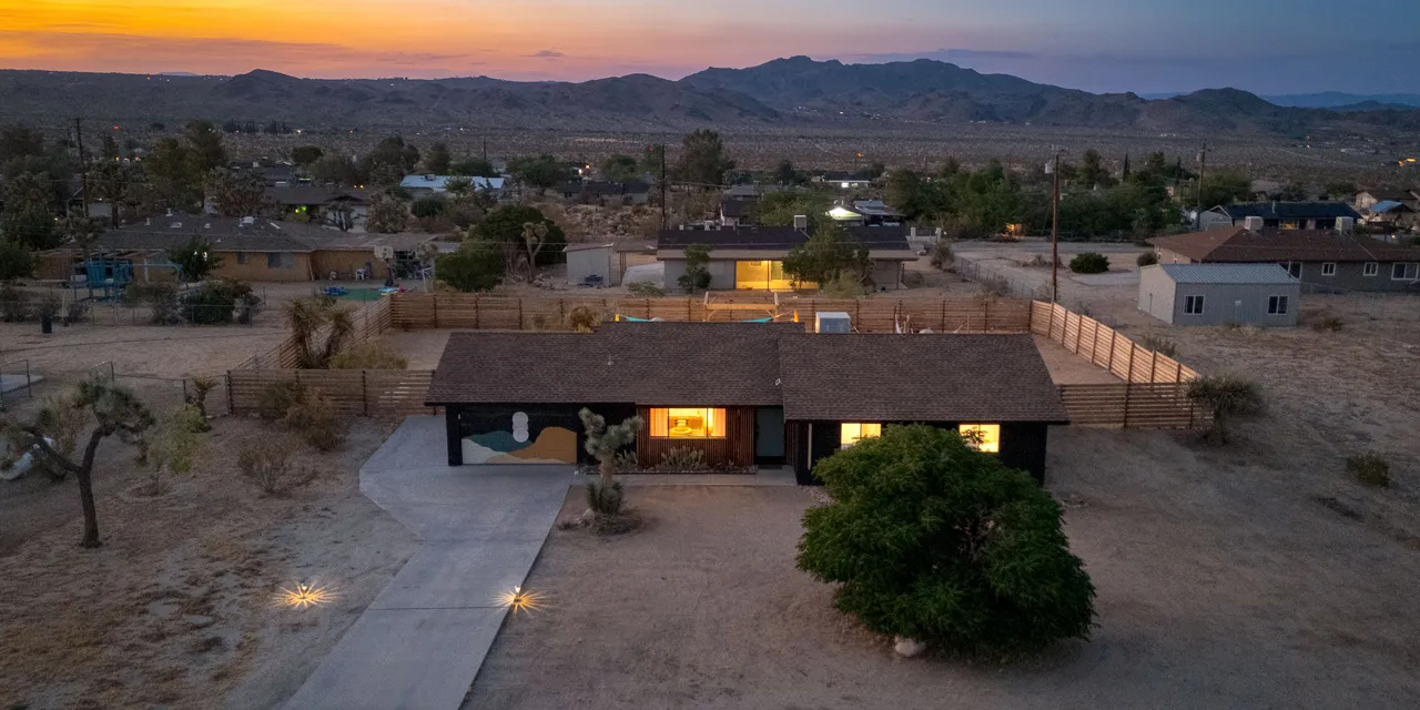 Good Vibes Only in Joshua Tree by AvantStay® | Book Direct & Save!