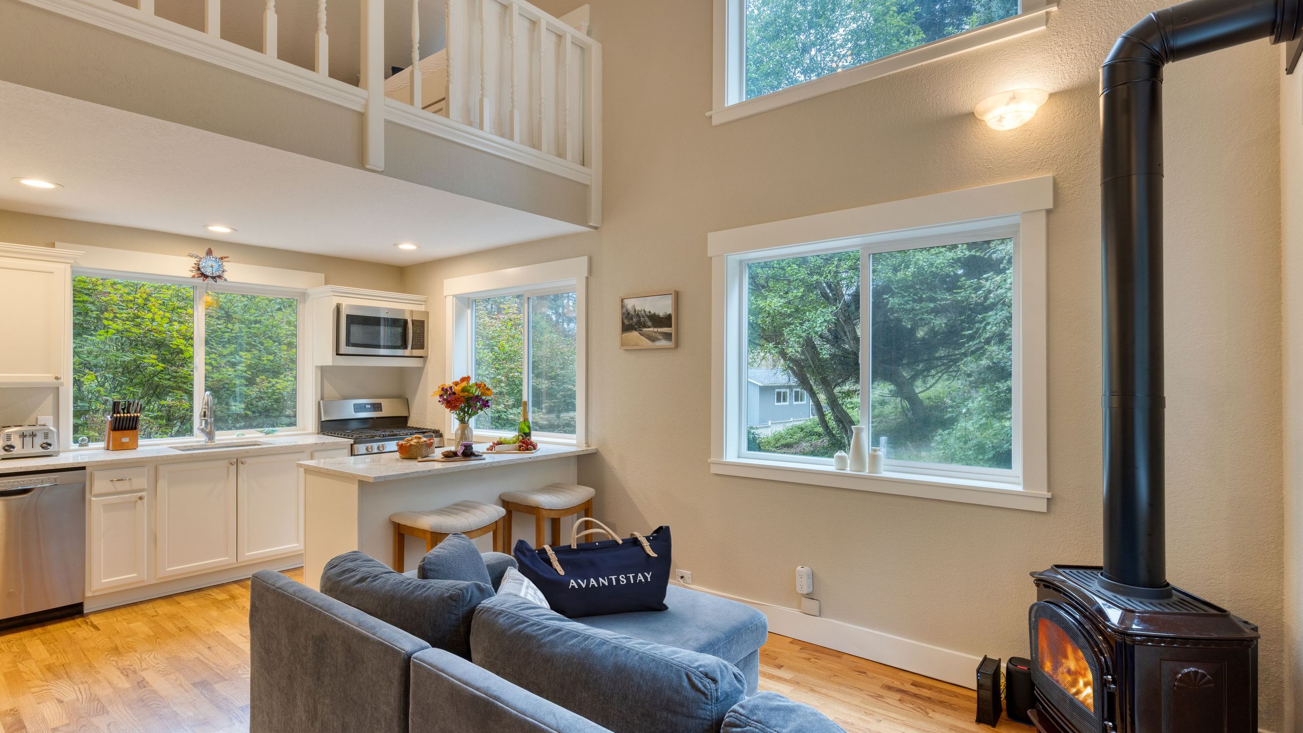 Cozy Cannon Beach Home Near Haystack Rock & Downtown | Steps From The Sea By Avantstay - Cannon Beach