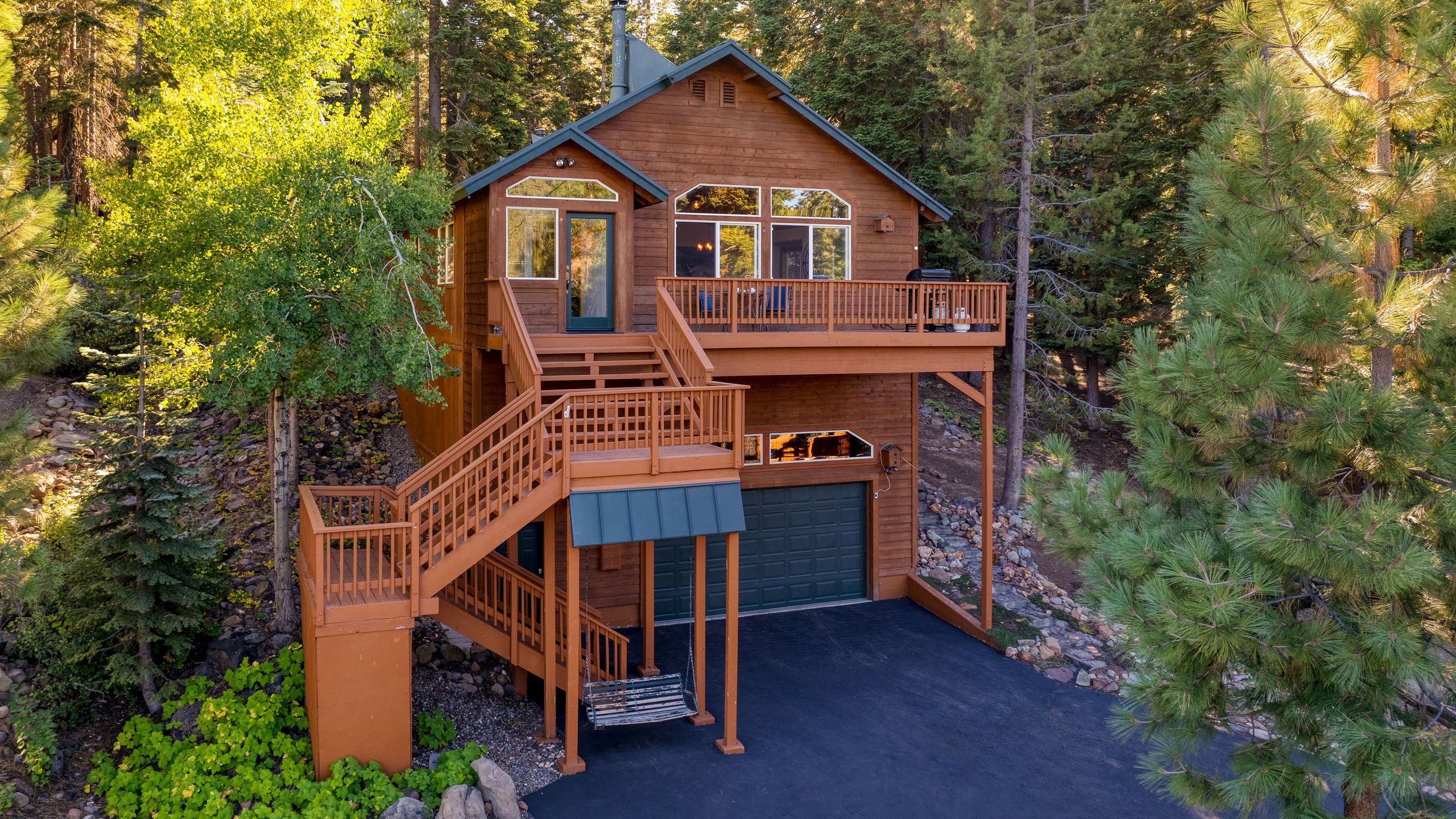 Golden Summit By Avantstay | Stunning Secluded Cabin W/ Access To Tahoe Donner - Truckee, CA