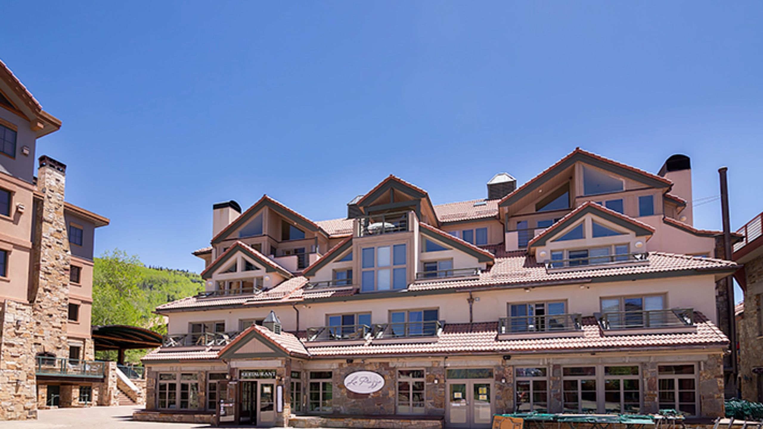 Prime Ski Access And Scenic Balcony Views - Charming Mountain Haven - Telluride