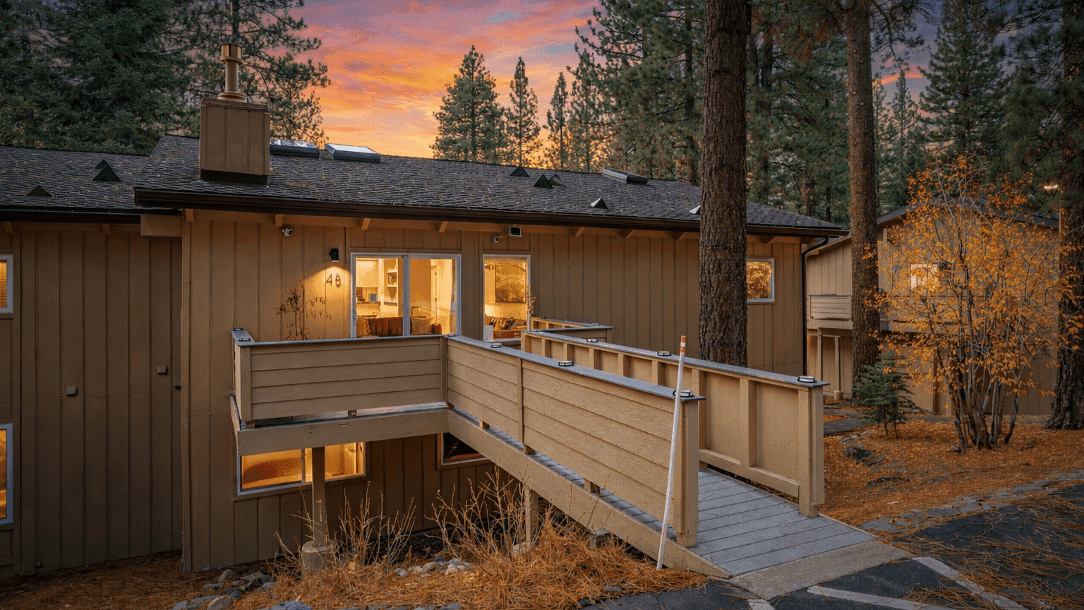 Golden Mountain Chalet By Avantstay | Incline Village Stay + Minutes To Lake Tahoe, Skiing + Scenic Trails - Carson City, NV
