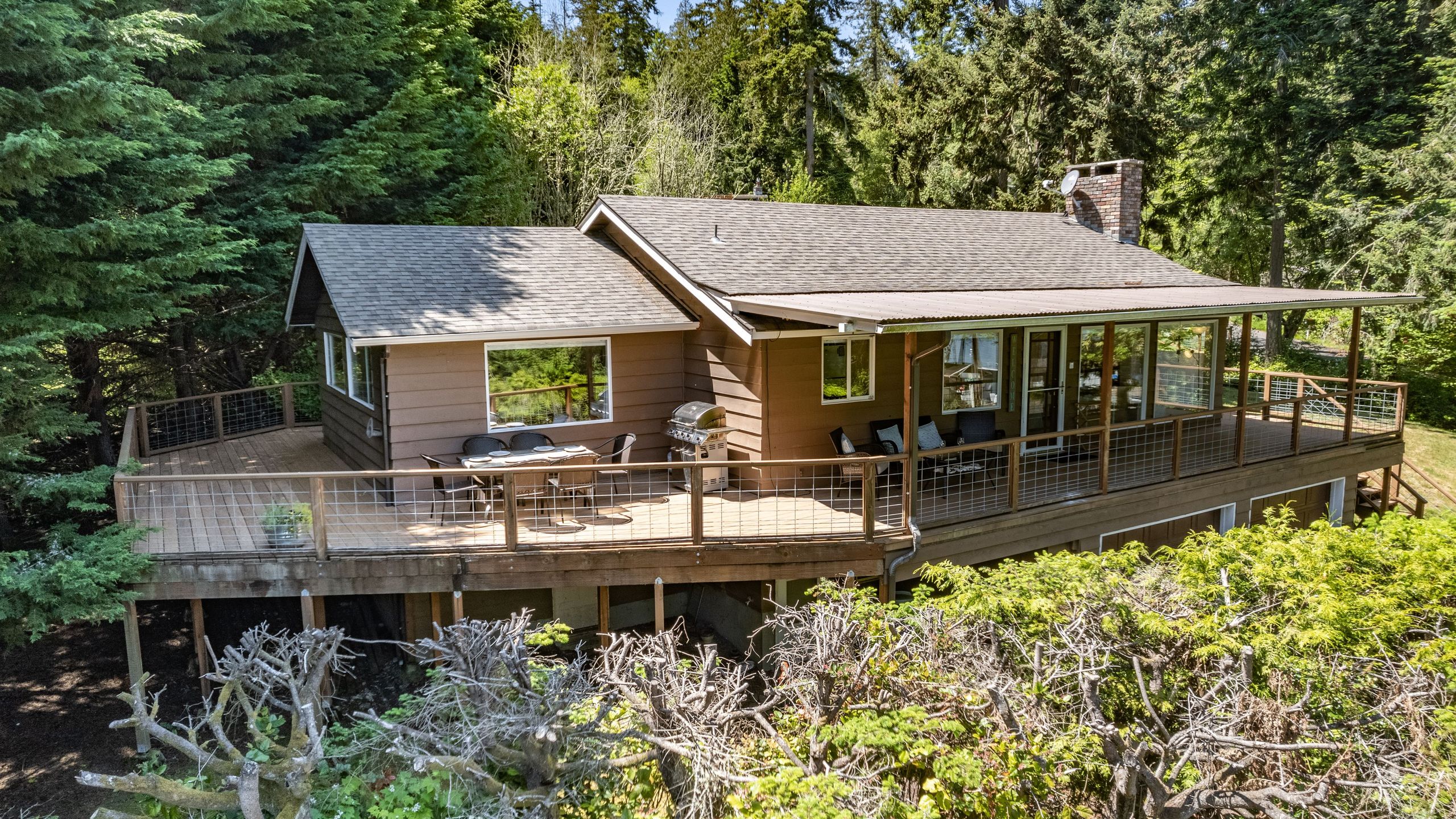 Eagles Watch By Avantstay | Large Deck W/ Views - Camano Island, WA