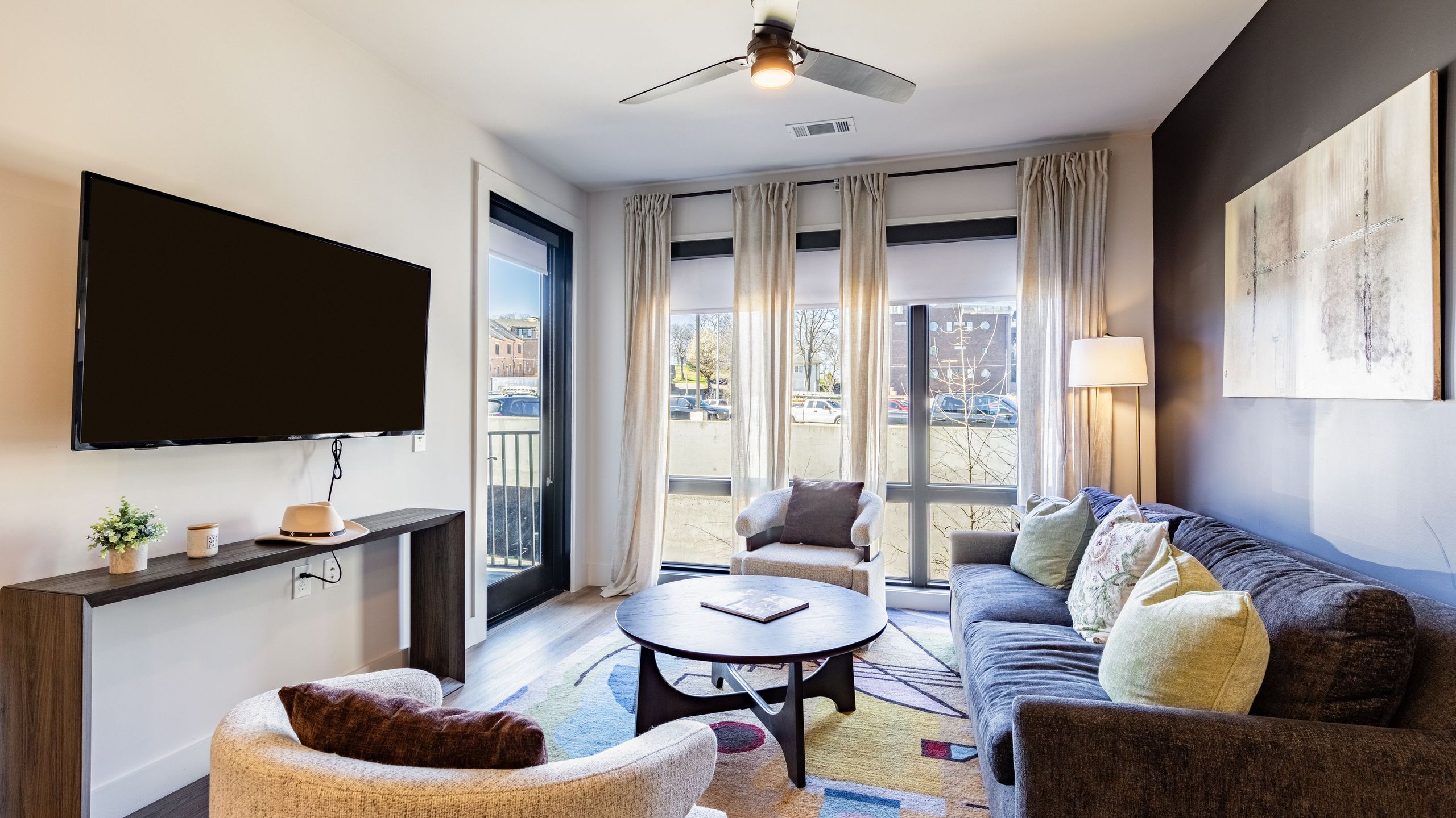 Chic Escape With Resort Amenities - Modern And Inviting Retreat - Nashville, TN