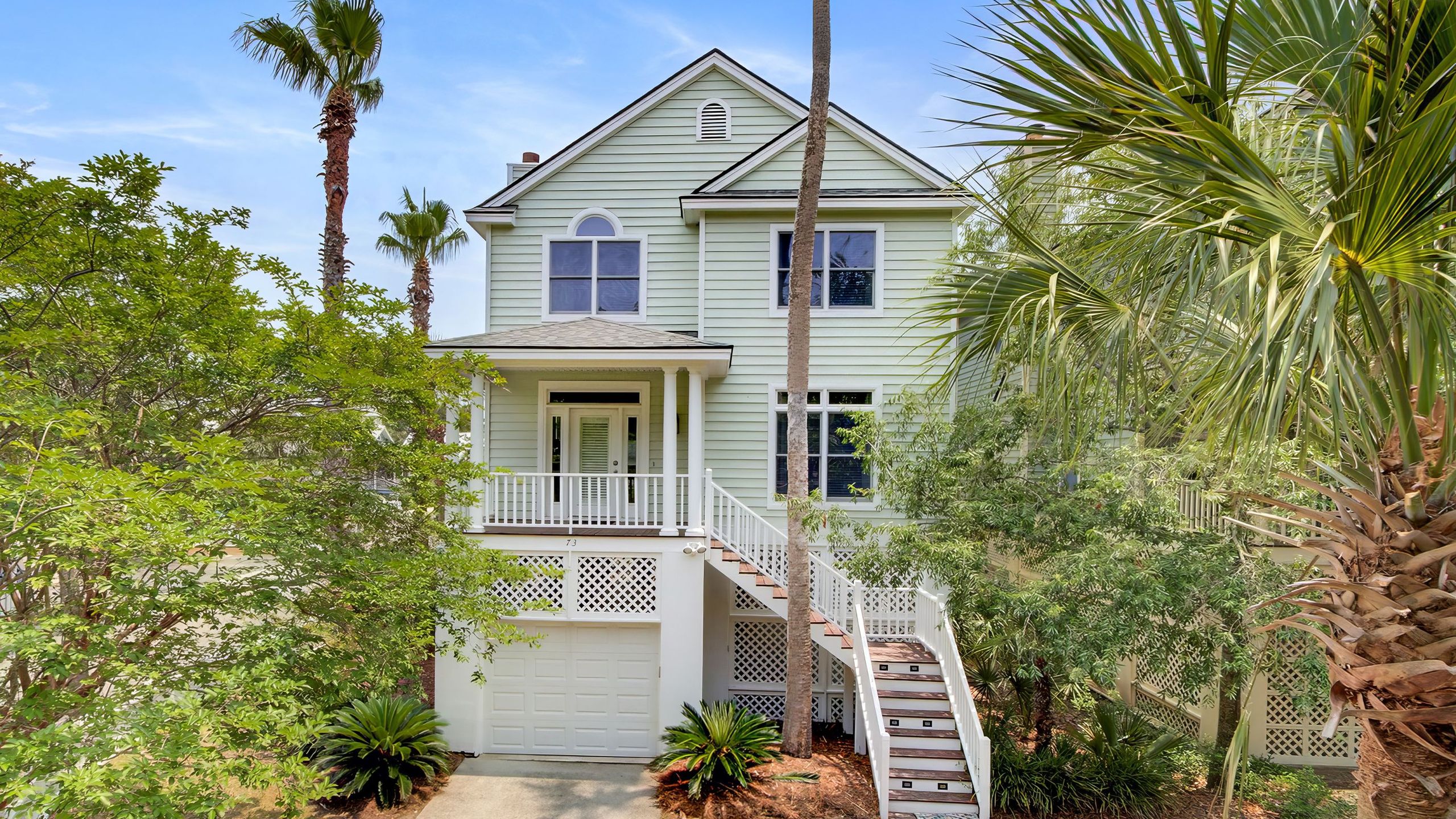 73 Grand Pavilion By Avantstay | Corner Lot, Porch - Isle of Palms, SC