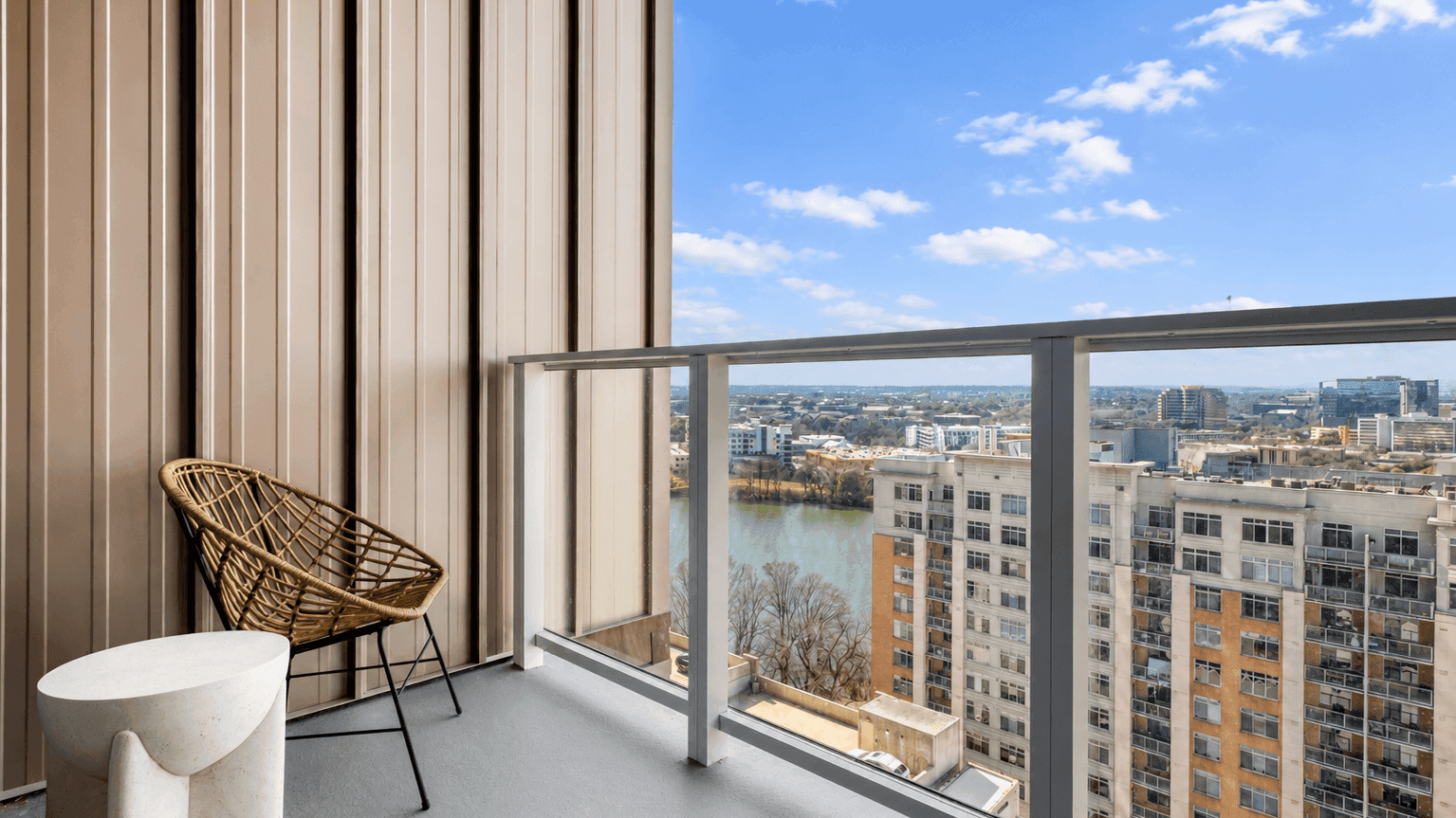 Emos By Avantstay | Brand New Condo Room In Austin W/ Amazing Amenities! - Austin, TX