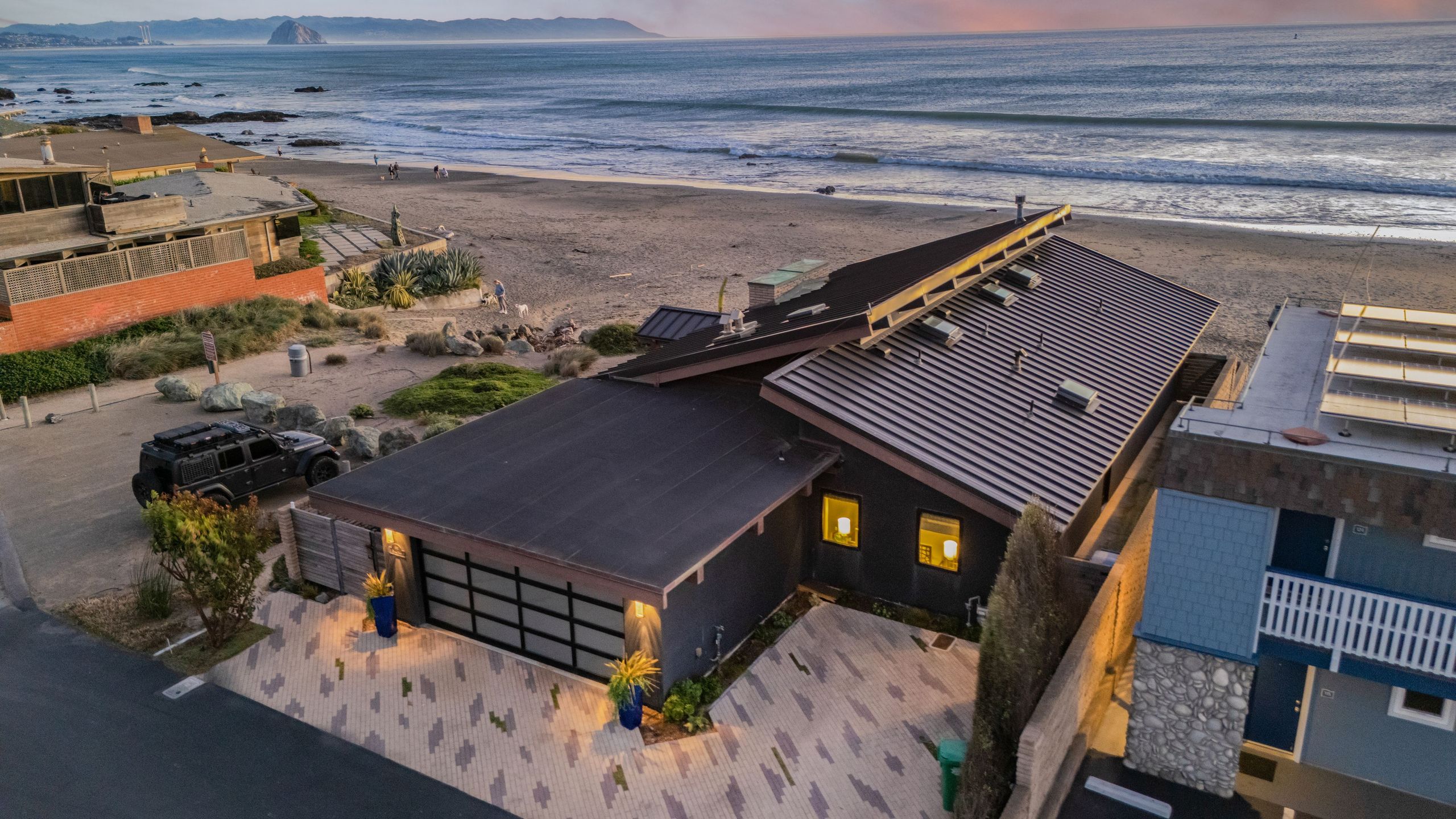 The Jamie By Avantstay | Oceanfront Stay + Firepit + Chef's Kitchen + Near Morro Bay - Cayucos, CA