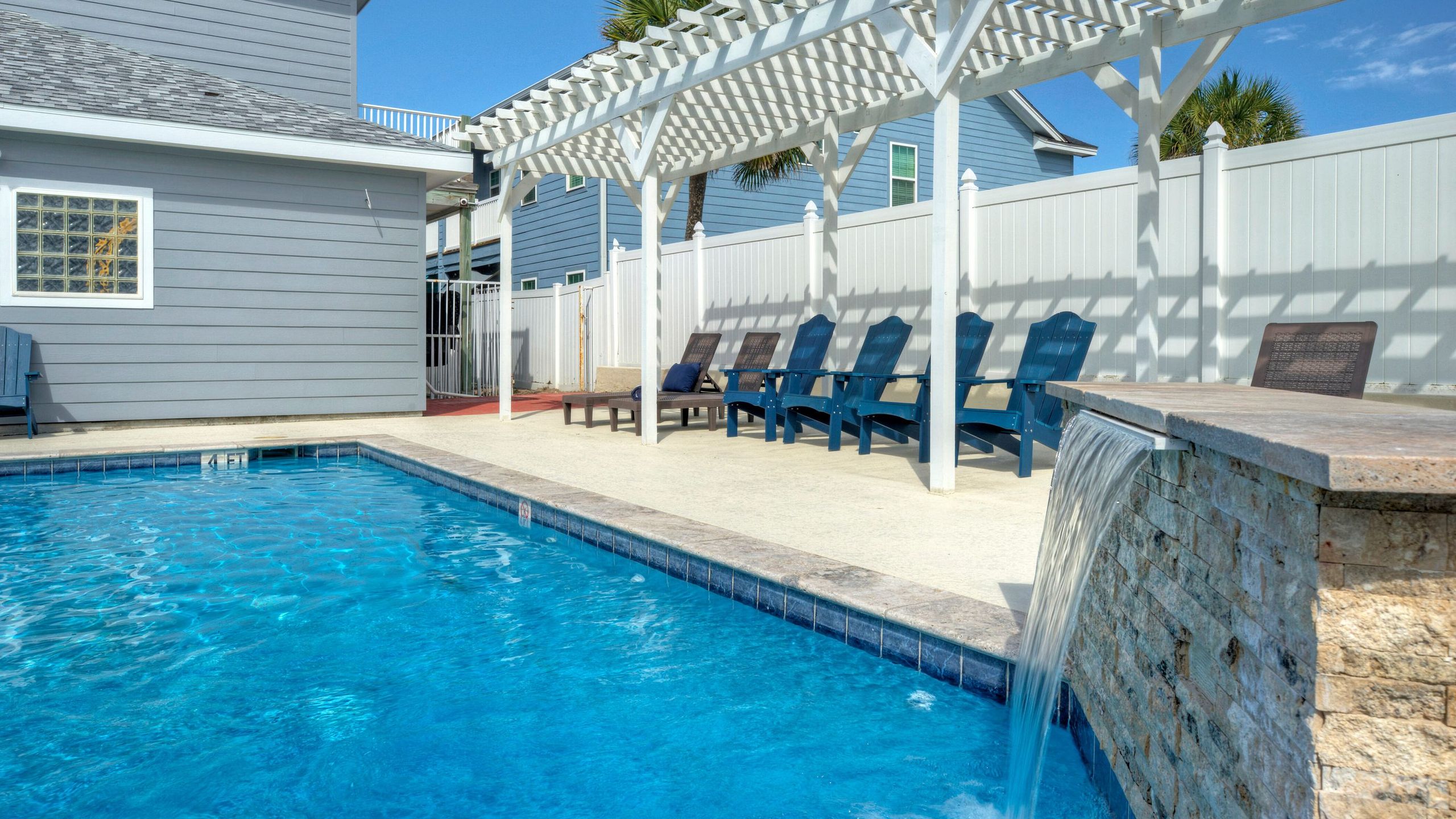 Chic Coastal Retreat With Pool And Modern Amenities - Stunning Hideaway - Port Aransas, TX