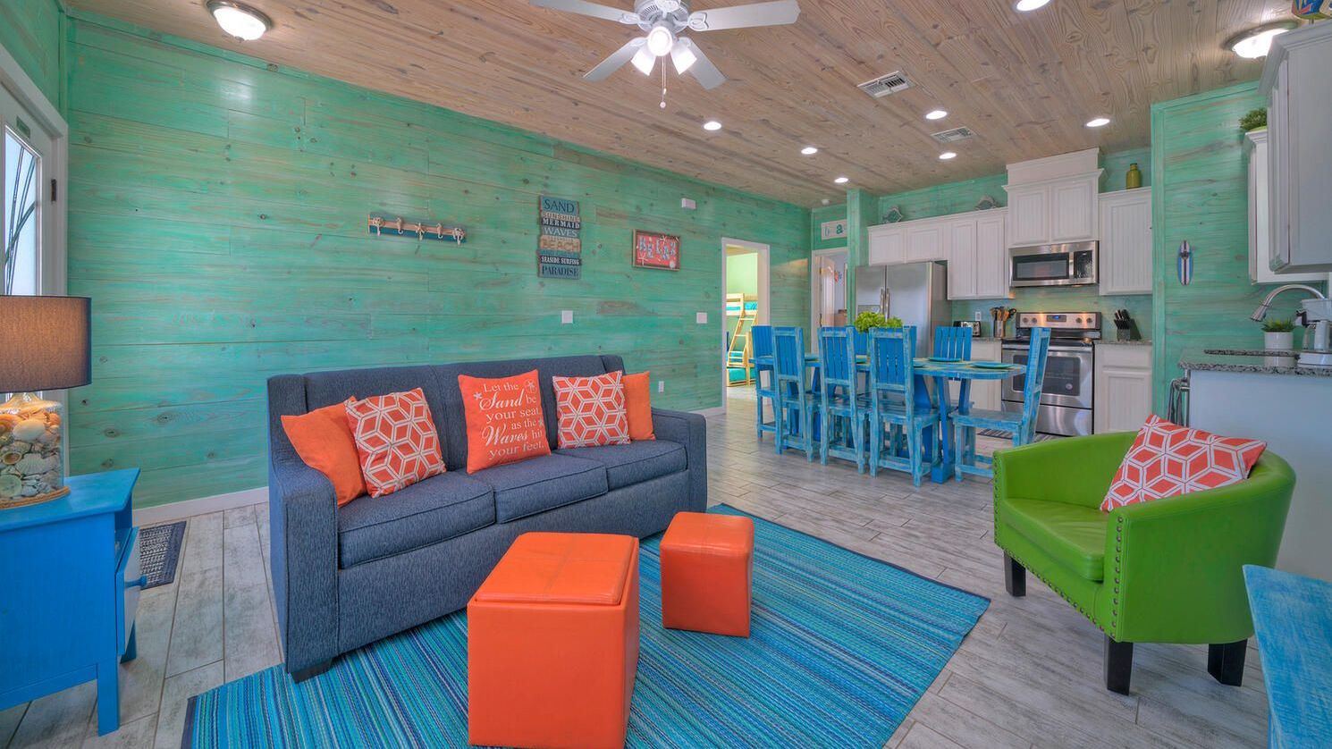 Shared Pool, Walkable To Beach, Vibrant Beachy Design! | Bay Bliss By Avantstay - Port Aransas, TX