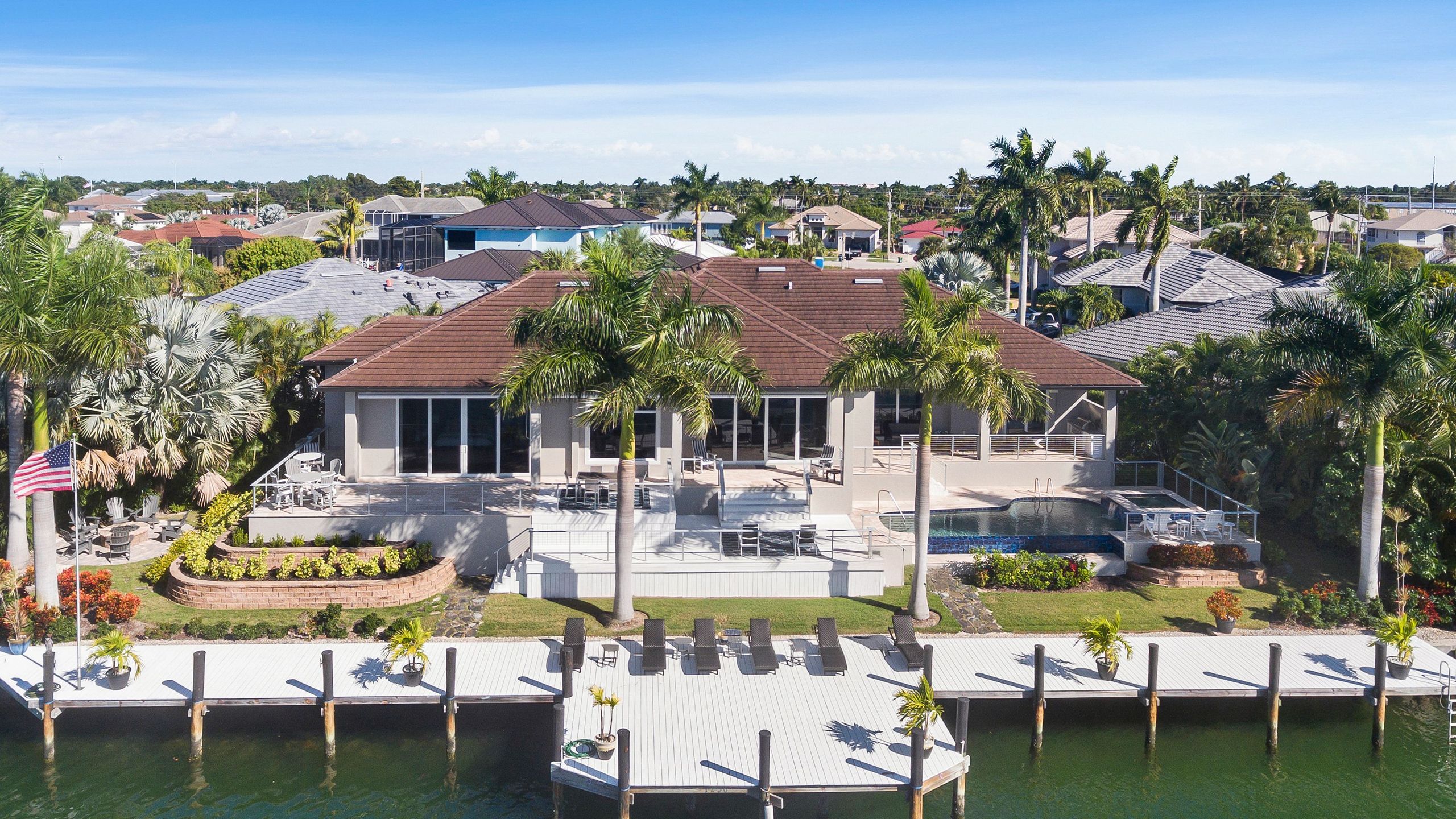 Waterfront Pool And Spa Oasis - Stunning Family Retreat - Marco Island, FL