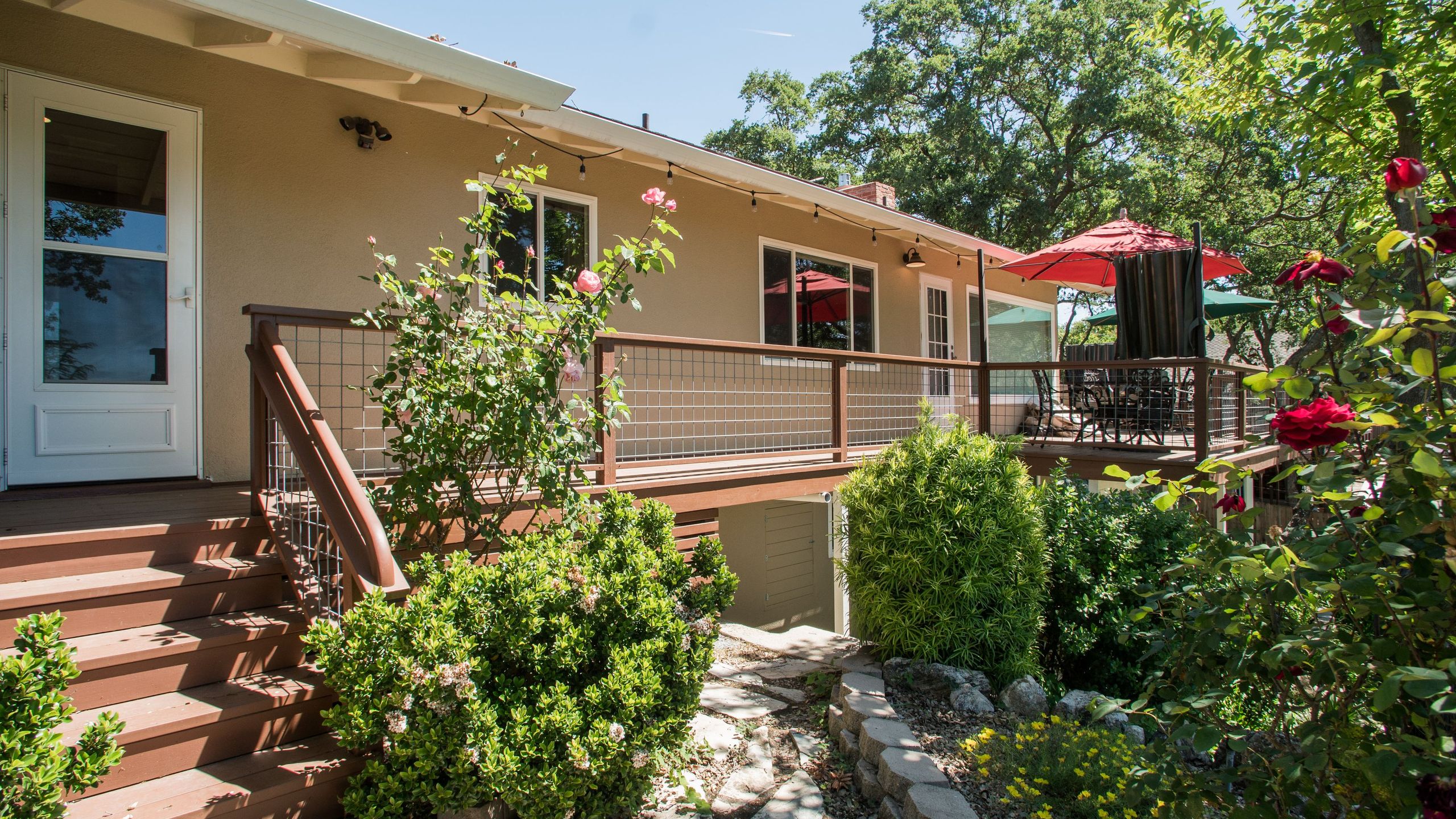 Hilltop West By Avantstay | Deck Grill + Game Lounge | Paso Robles Wine Country - Paso Robles, CA