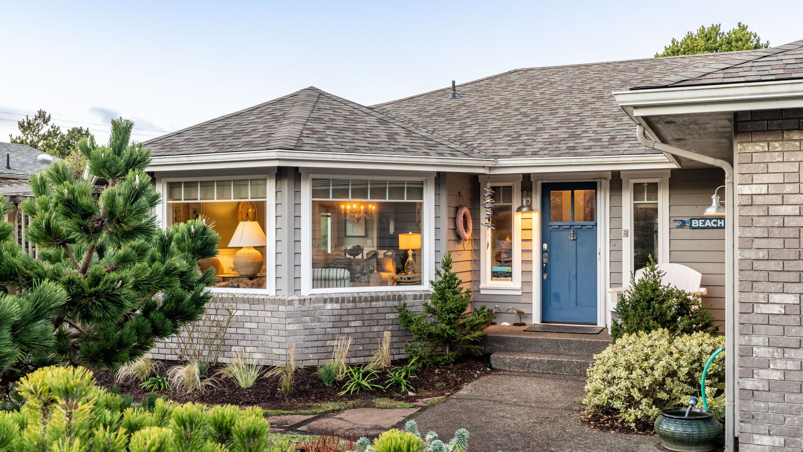 Truly A Treasure By Avantstay | Walk To Beach, Patio - Manzanita, OR