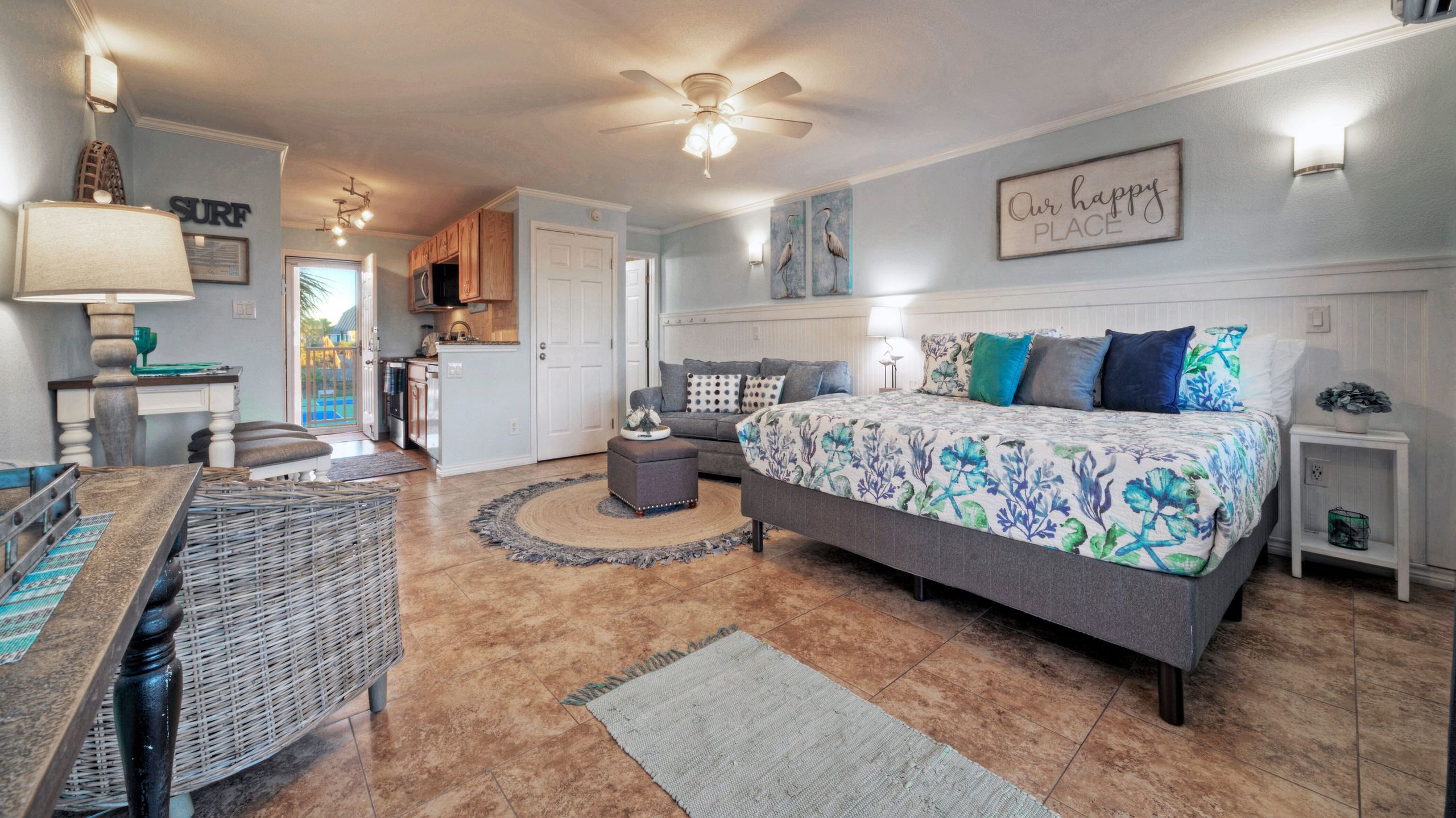 Seaside Blessing By Avantstay | Beachfront King Studio • Gulf-view Balcony + Shared Pools - Port Aransas, TX