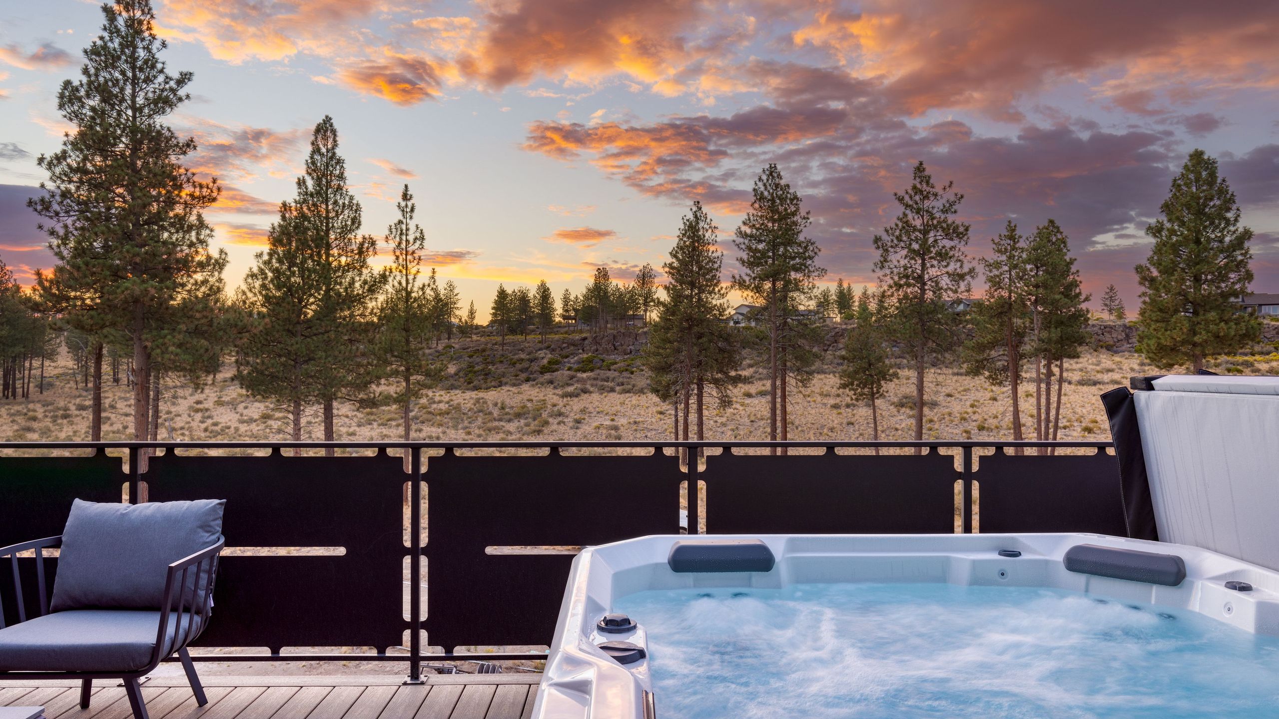 Mountain View And Hot Tub - Stunning Modern Escape - Bend, OR