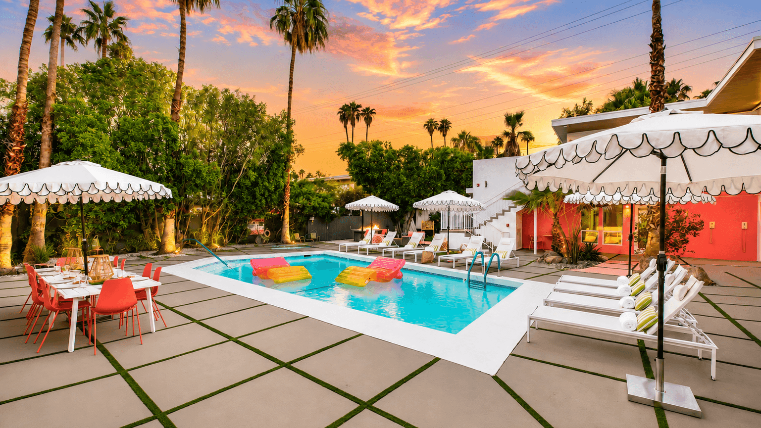 The Rosalie By Avantstay | Shared Pool + Jacuzzi | Poolside Patio + Firepit | Walk To Dining - Palm Springs, CA