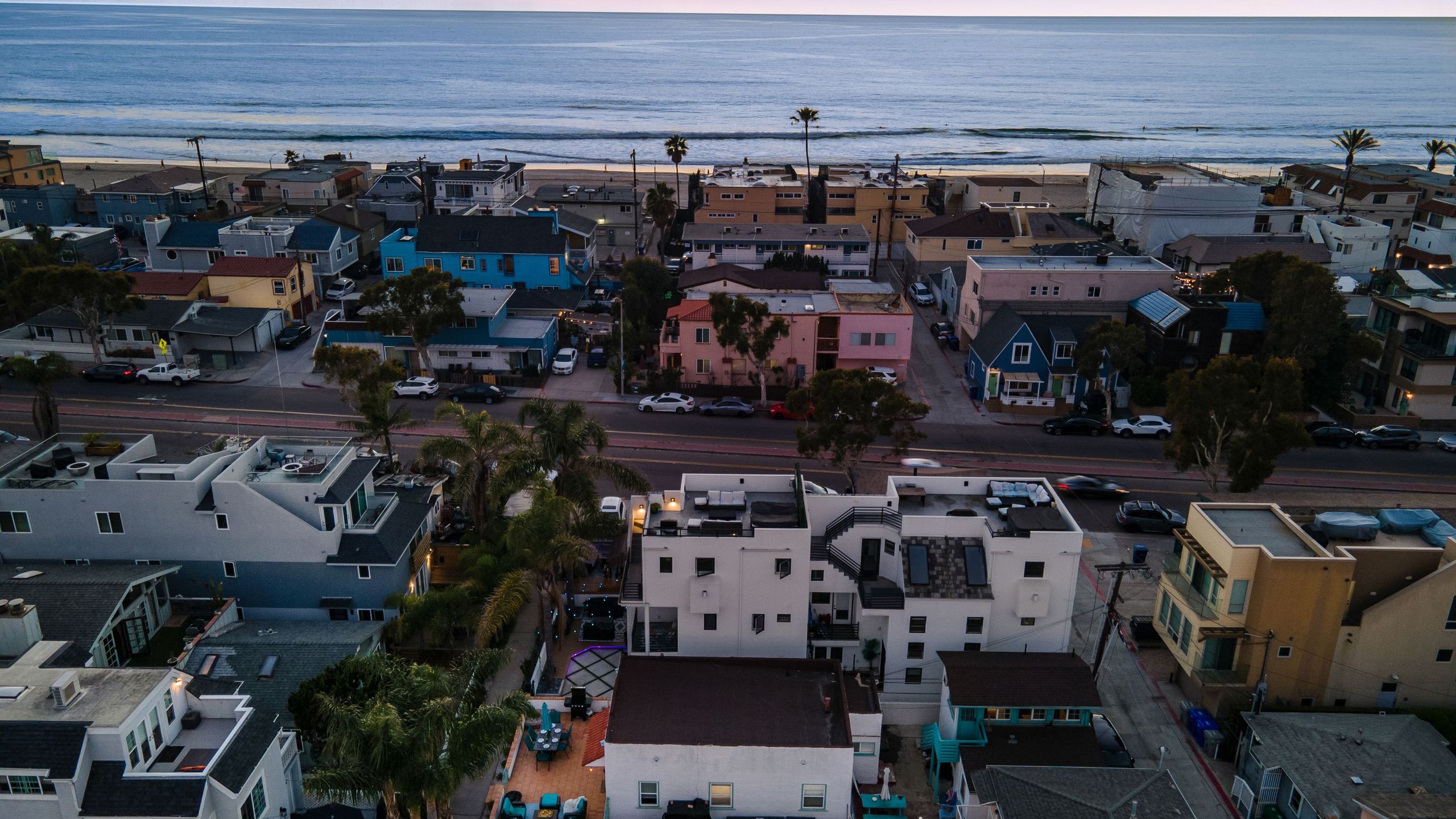 Ormond Court Unit 3 By Avantstay | Breezy Coastal 1br + Shared Patio + Dining • Walk To Beach - San Diego, CA