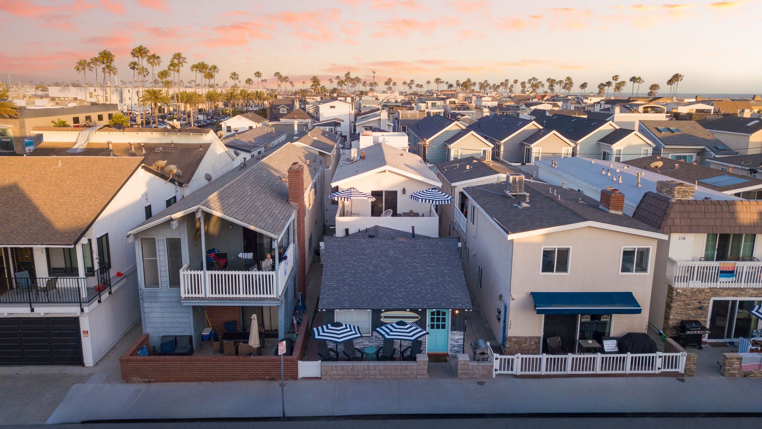 Surfrider I By Avantstay | Walk To The Beach + Patio - Newport Beach, CA