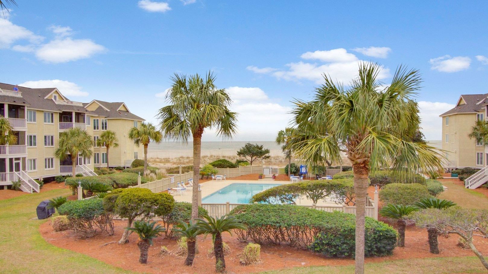 202 D Port O Call By Avantstay | Beach Condo - Isle of Palms, SC