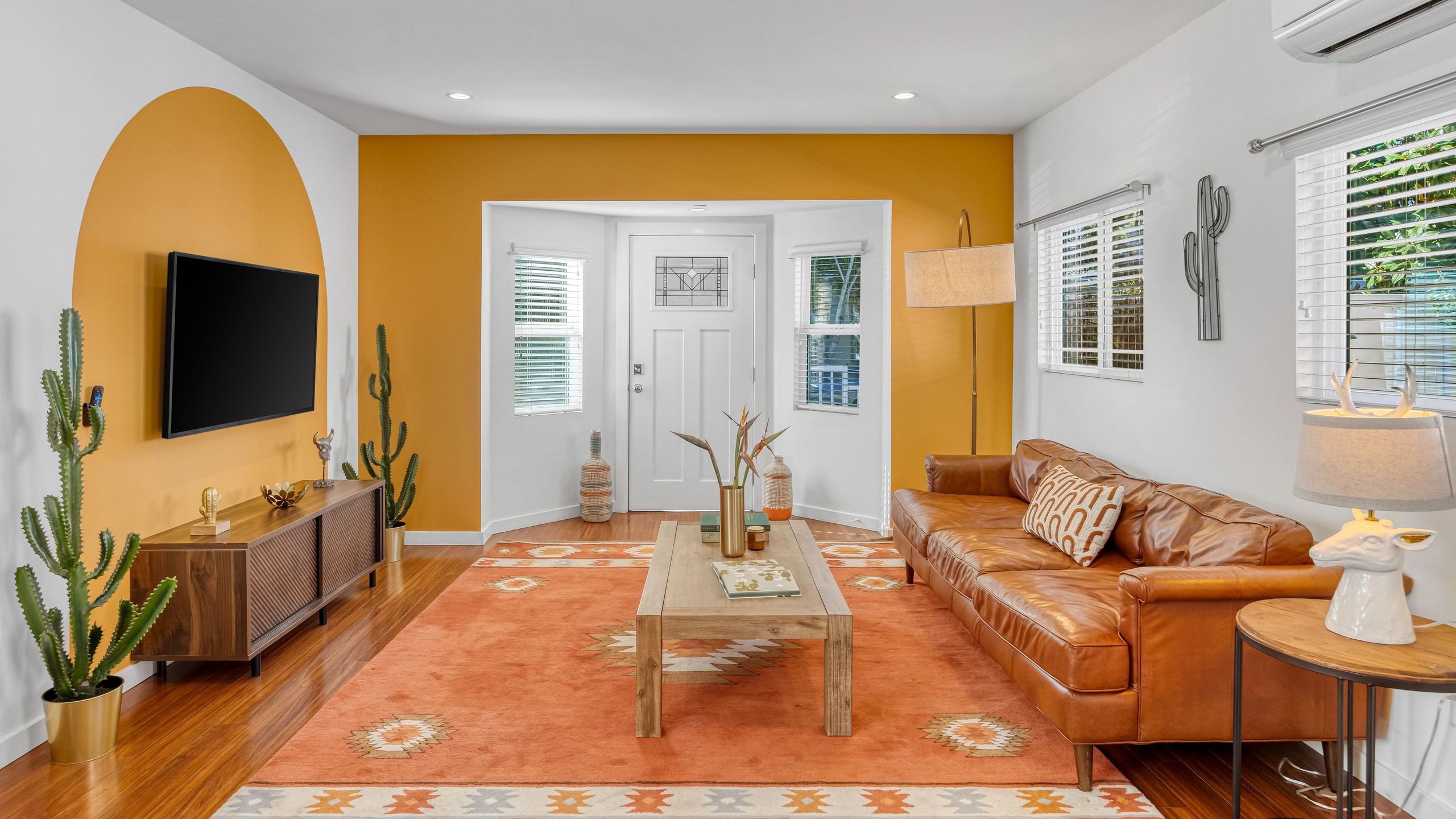Southwest By Avantstay - Hollywood, CA