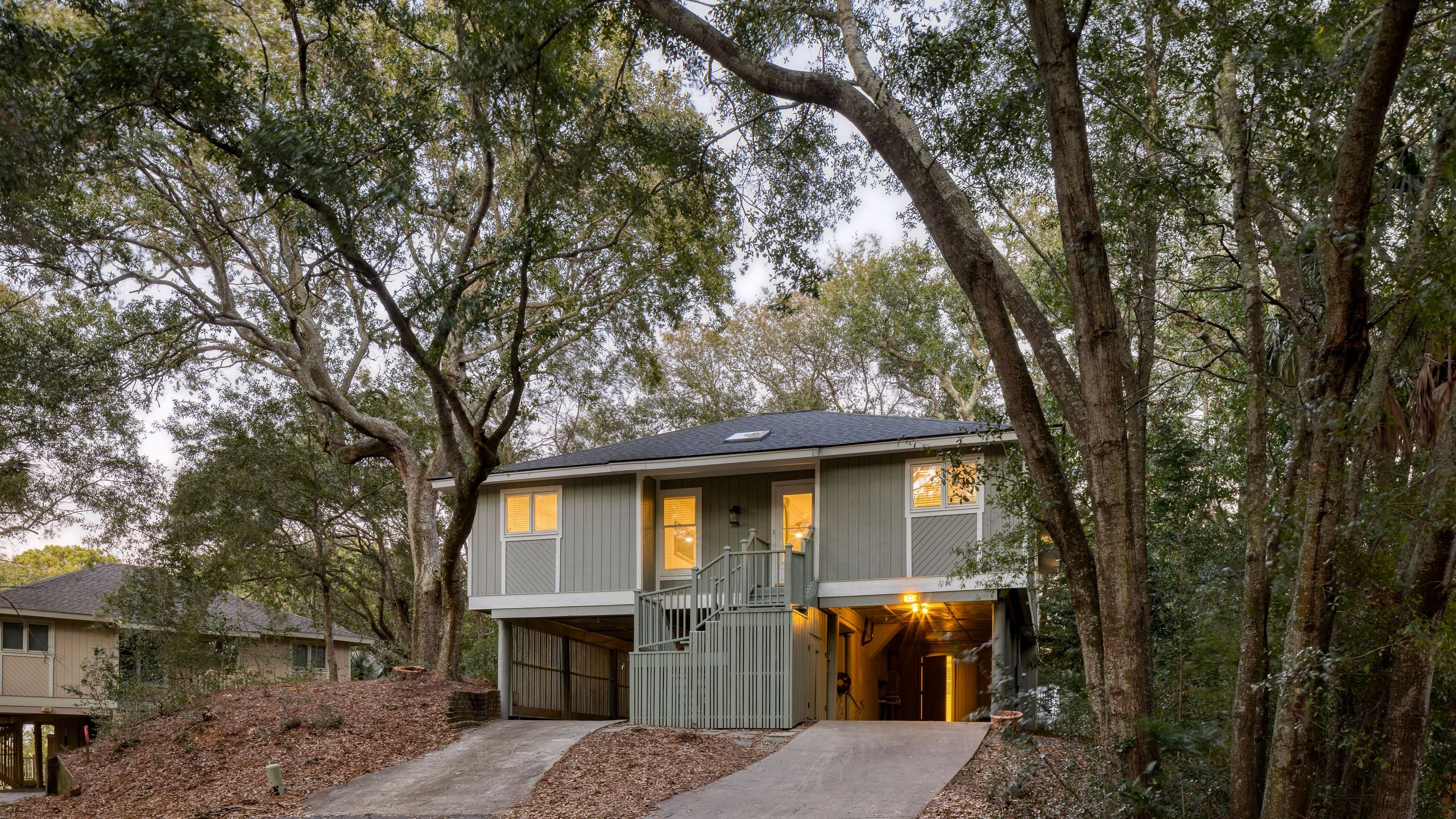 Conch Cottage By Avantstay | Walk To Beach, Deck, Fireplace, Outdoor Dining - Mount Pleasant, SC