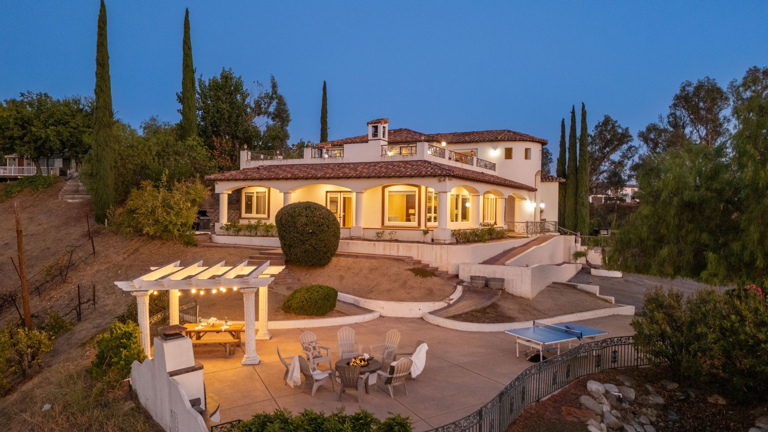 Gorgeous Views And Entertainer's Delight - Stunning Spanish Villa Retreat - Temecula, CA