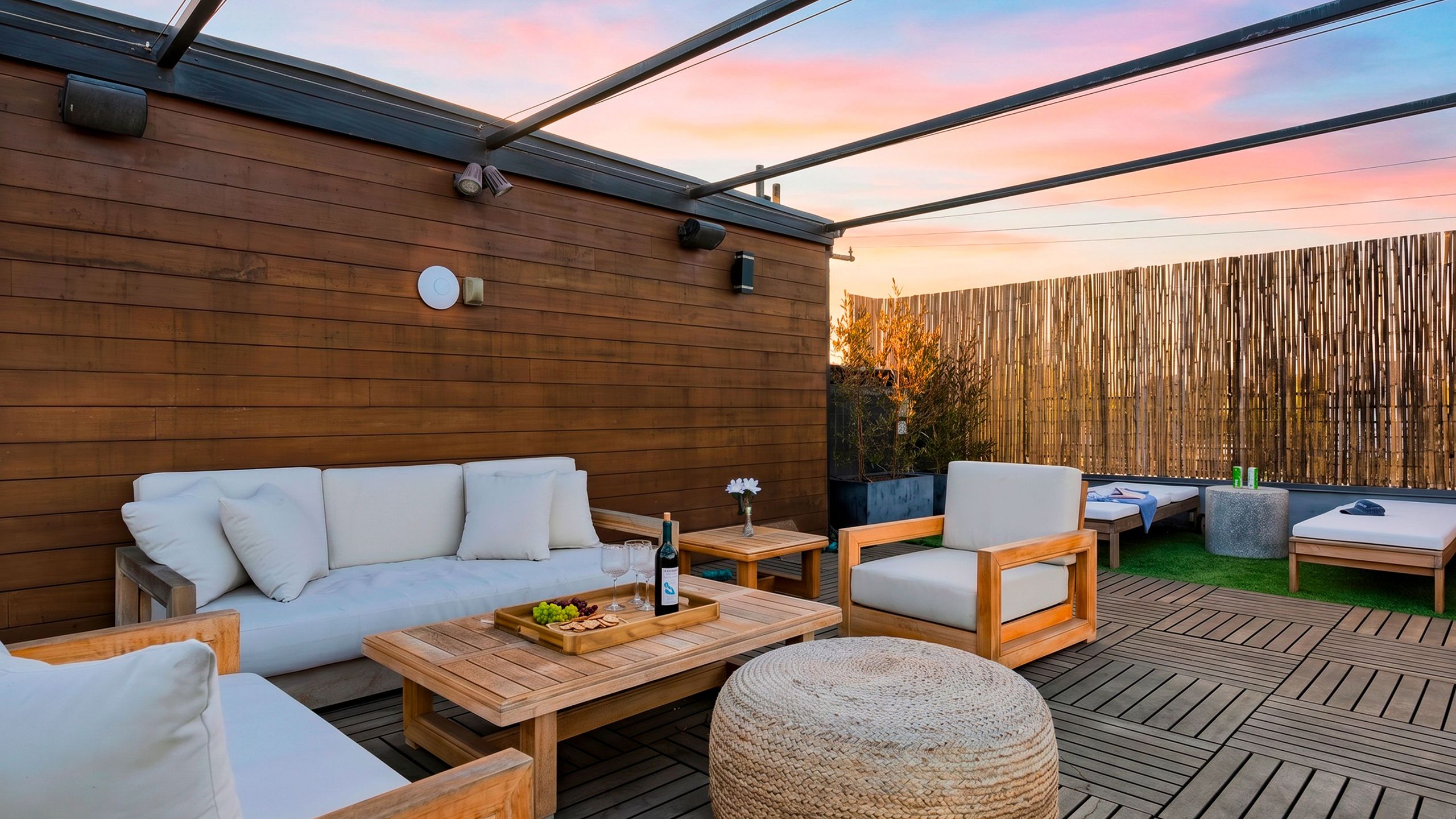 Canal Crown By Avantstay | Rooftop Lounge + Grill | Venice Canals + Abbot Kinney - Los Angeles, CA