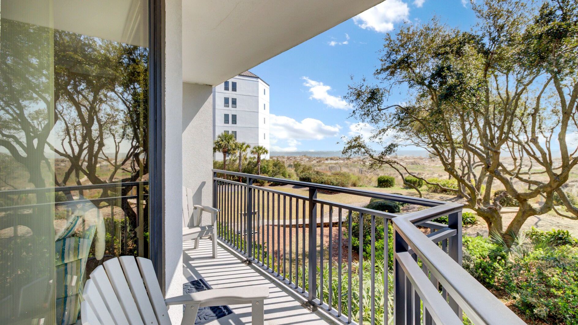 123d Shipwatch By Avantstay | Beach Access + Pool - Isle of Palms, SC