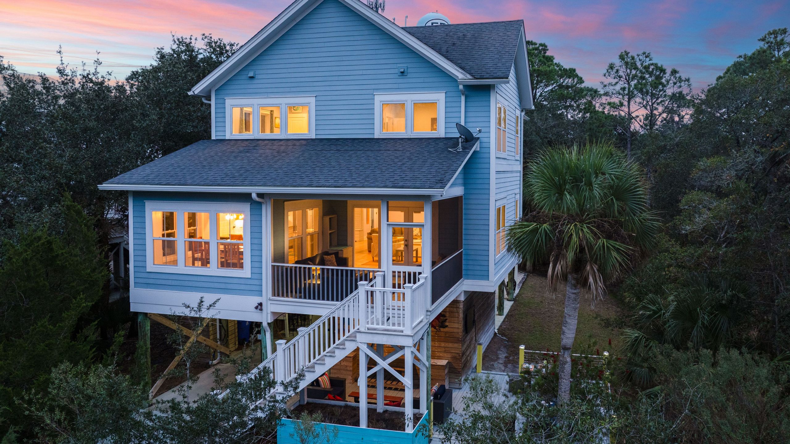Folly Beach Getaway Near Sand | Covered Lounge, Bbq & Outdoor Tv | Tidecrest By Avantstay - Folly Beach, SC