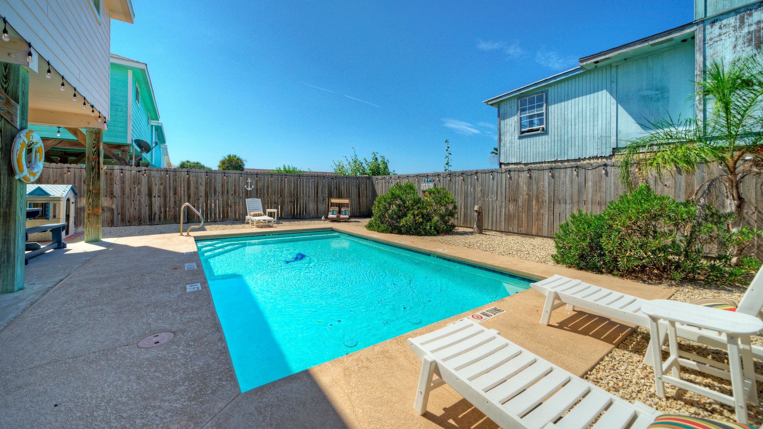 Salty Peach By Avantstay | Private Pool, New Decor - Port Aransas, TX