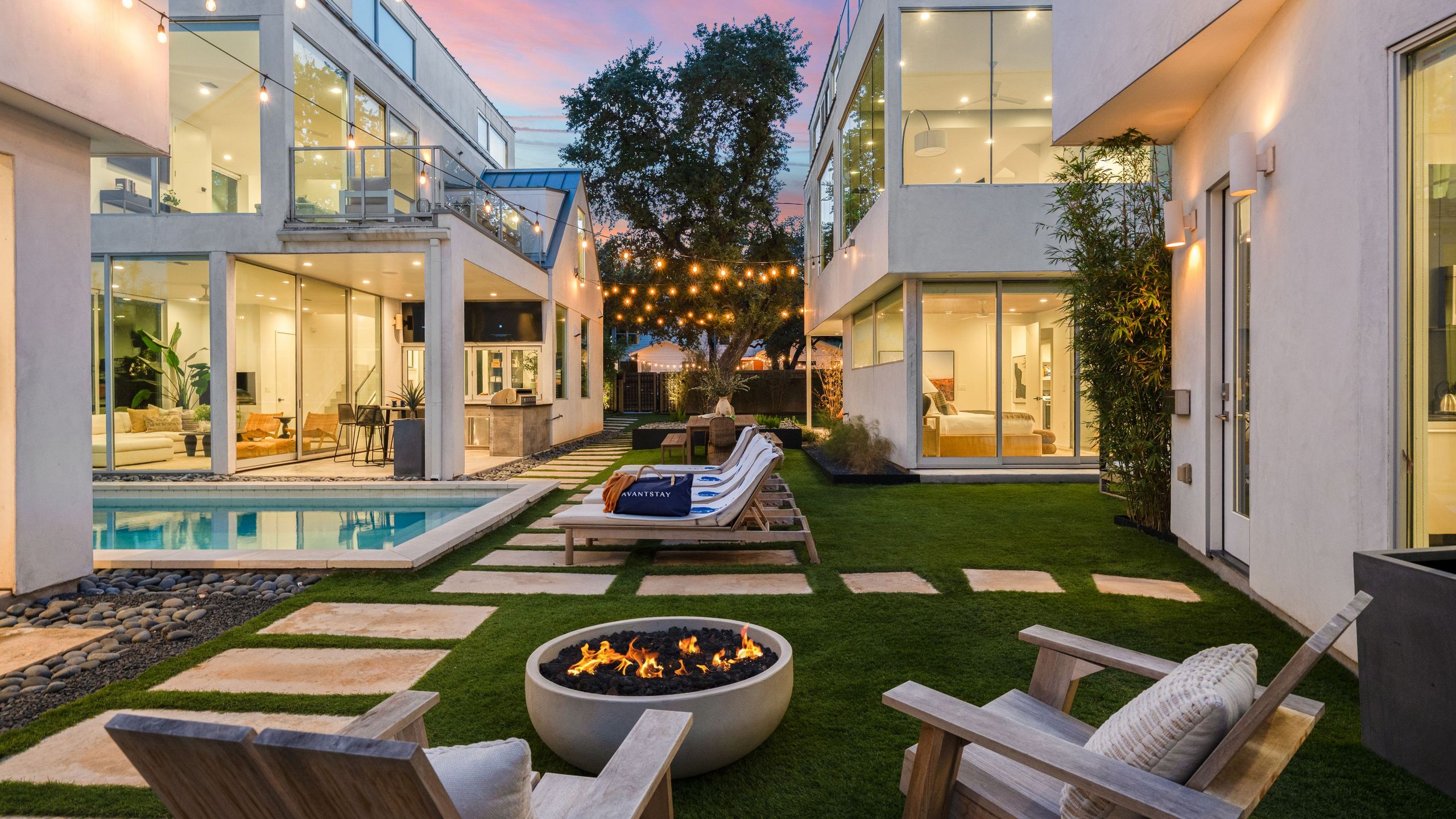 Luxe 9bdr Retreat W/ Putting Green + Game Room | Bouldin Collective By Avantstay - Austin, TX