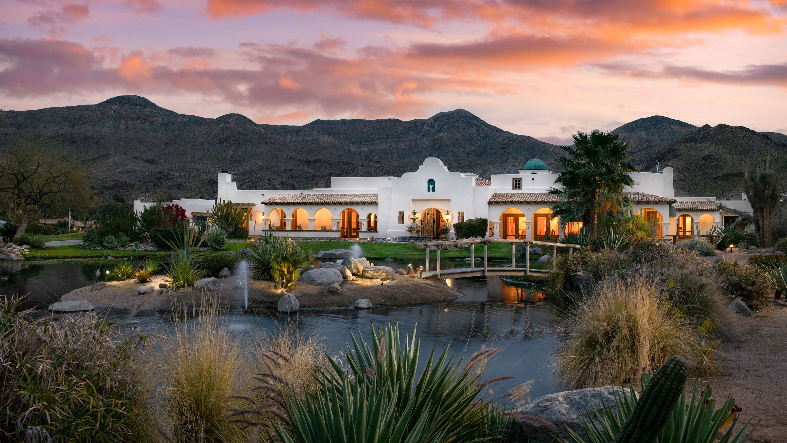 Luxurious Indoor And Outdoor Pools With Tennis Court - Stunning Estate Retreat - Palm Springs, CA