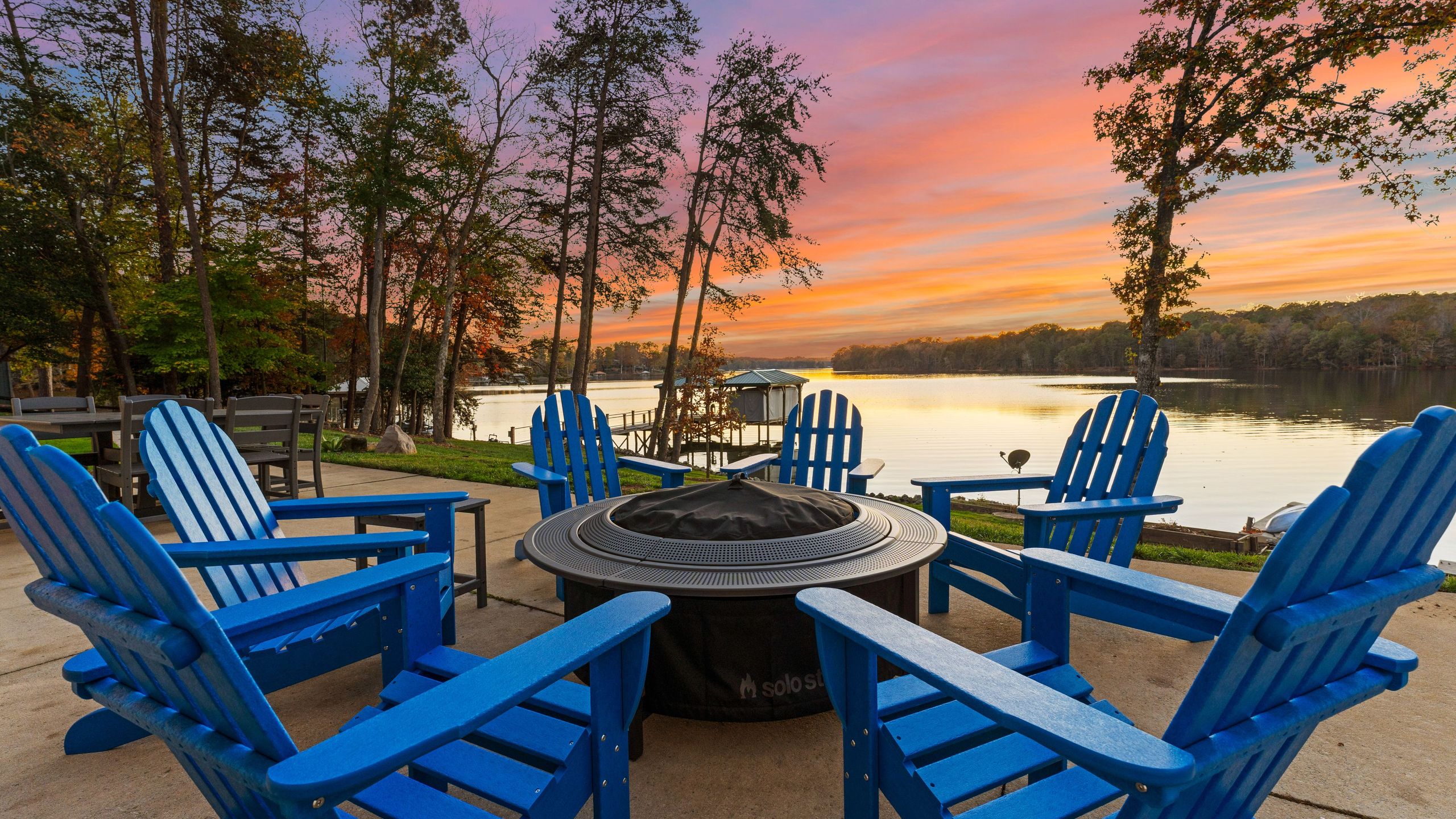 Sunset Pointe By Avantstay | Waterfront, Beach, Fire Pit | Sleeps 14 | 5bdr 4ba - Lake Norman, NC