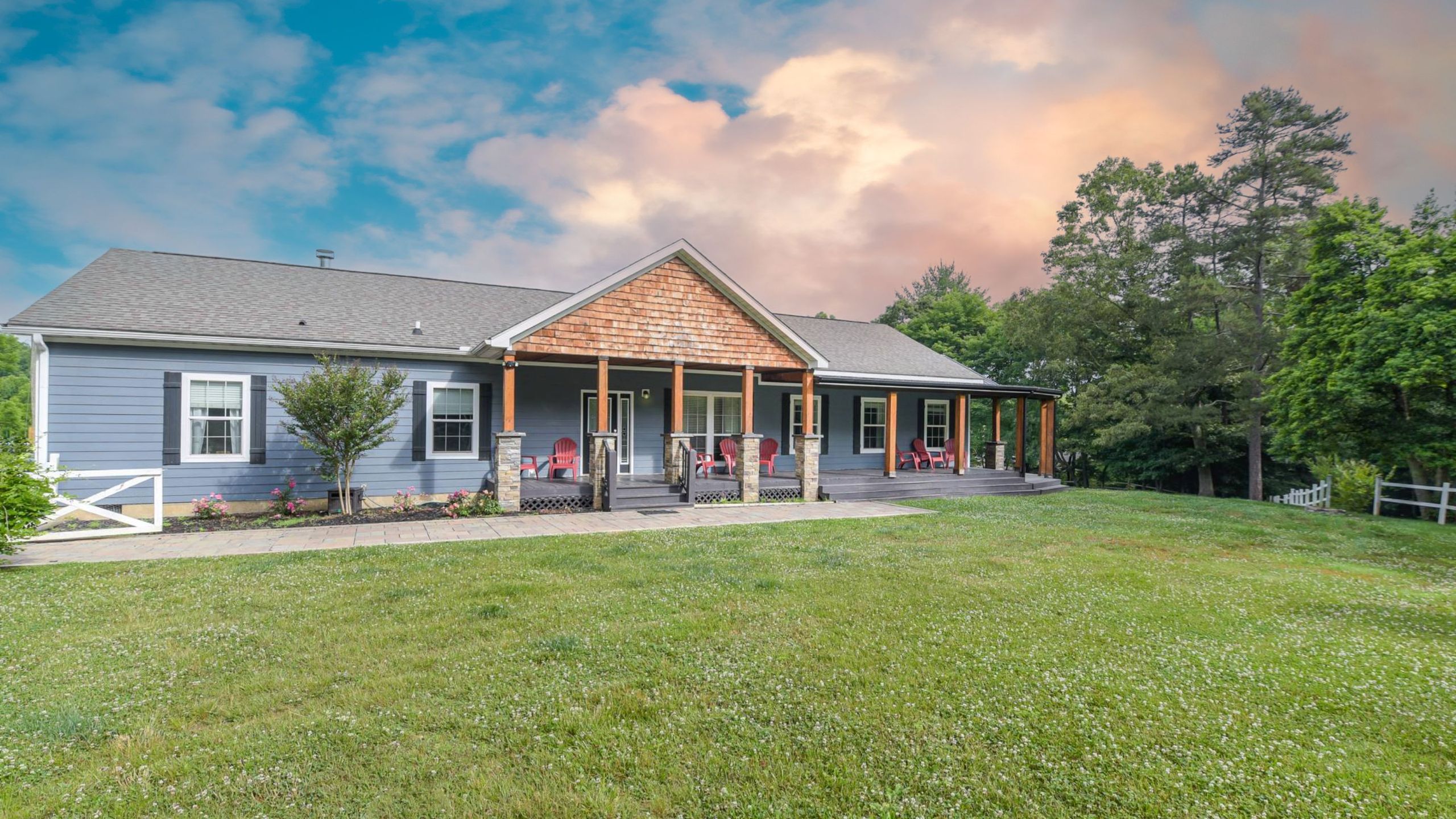 Riverside Ranch By Avantstay | Mins To Downtown - Asheville, NC