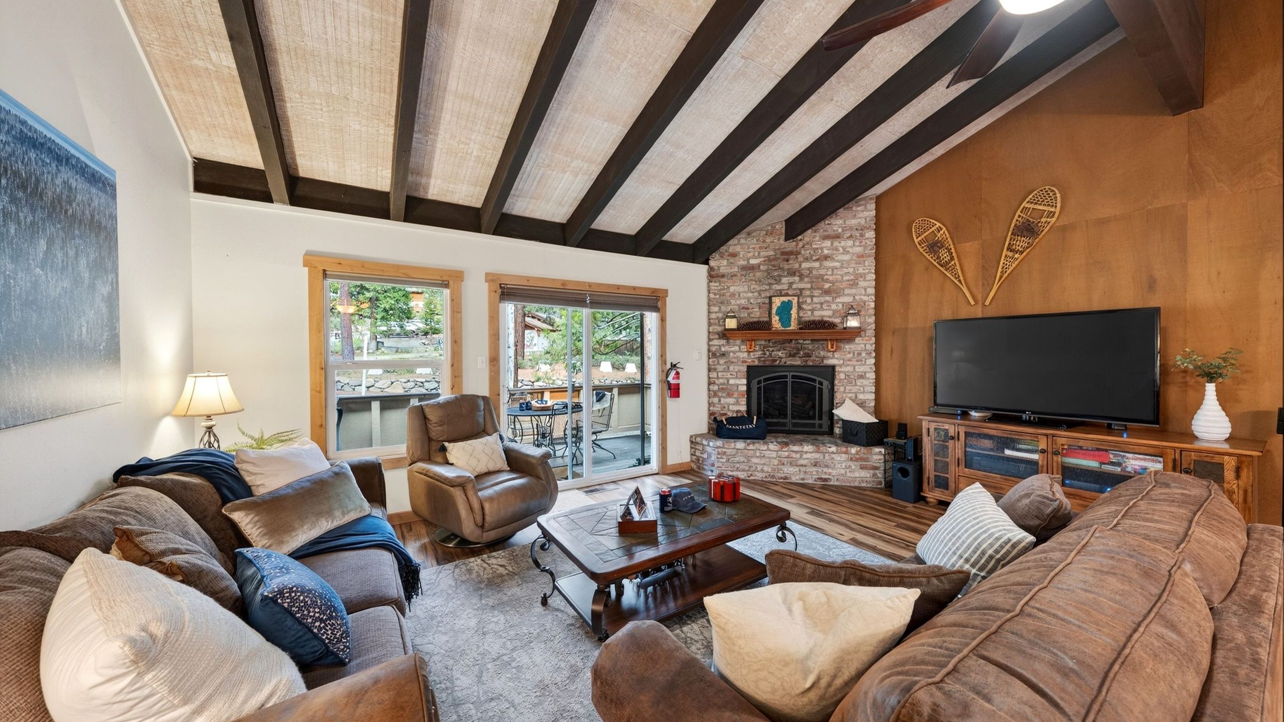 The Incline Perch By Avantstay | Wood-beam Cabin + Pine Views | Diamond Peak - Incline Village