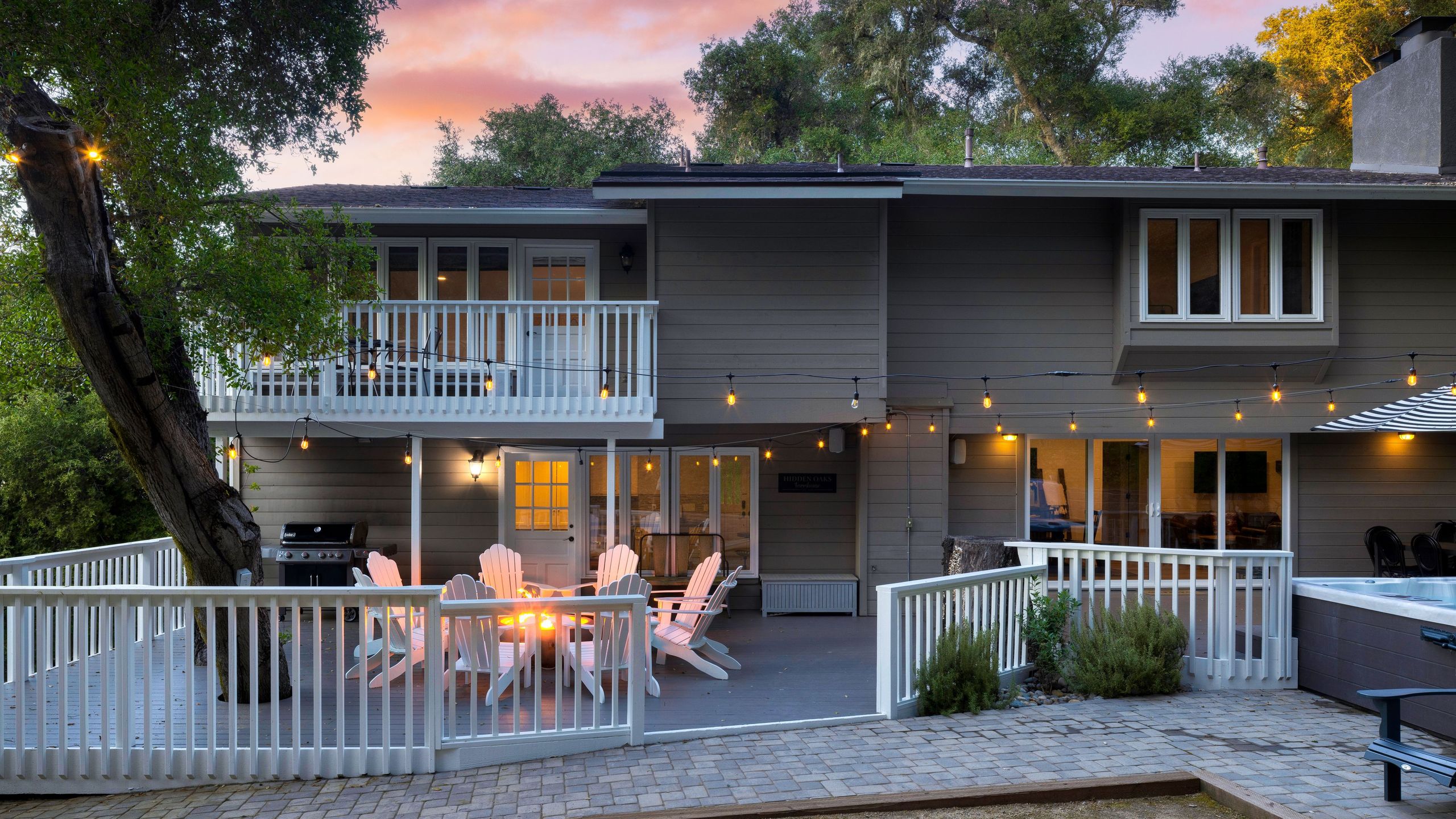 Hidden Oaks Farmhouse By Avantstay | Hot Tub, Deck - Atascadero, CA