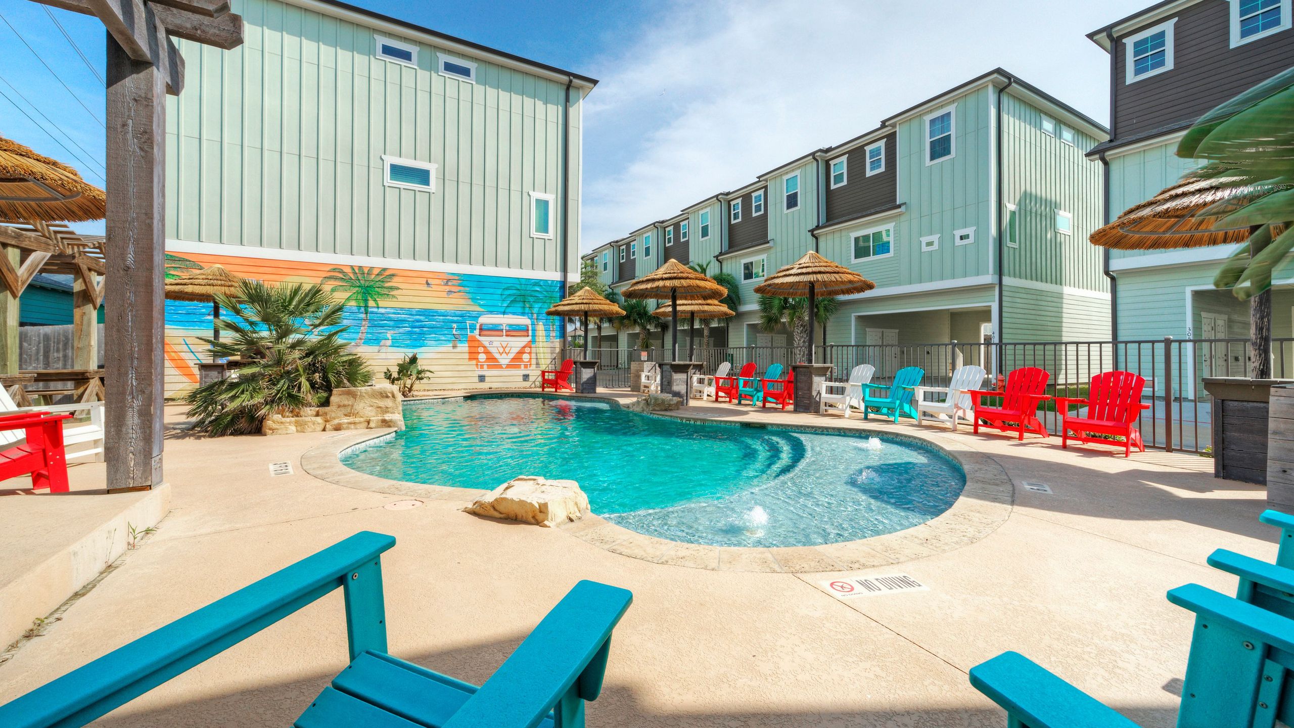 Pool, Rooftop W/ Island Views, Blocks To Beach | Seas Your Dreams By Avantstay - Port Aransas, TX