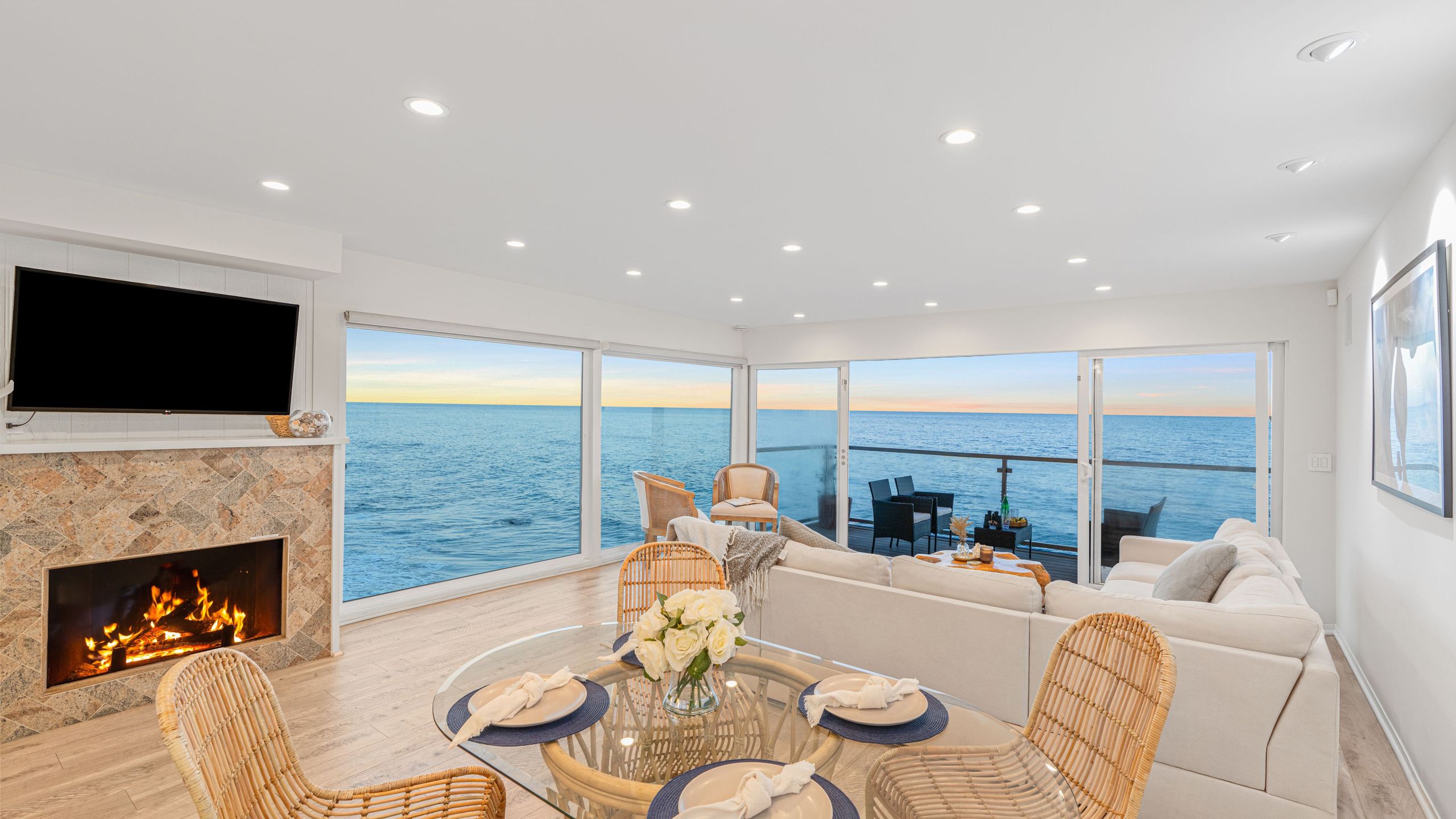 Oceanfront Balconies And Private Cove Access - Exquisite Coastal Retreat - Malibu, CA