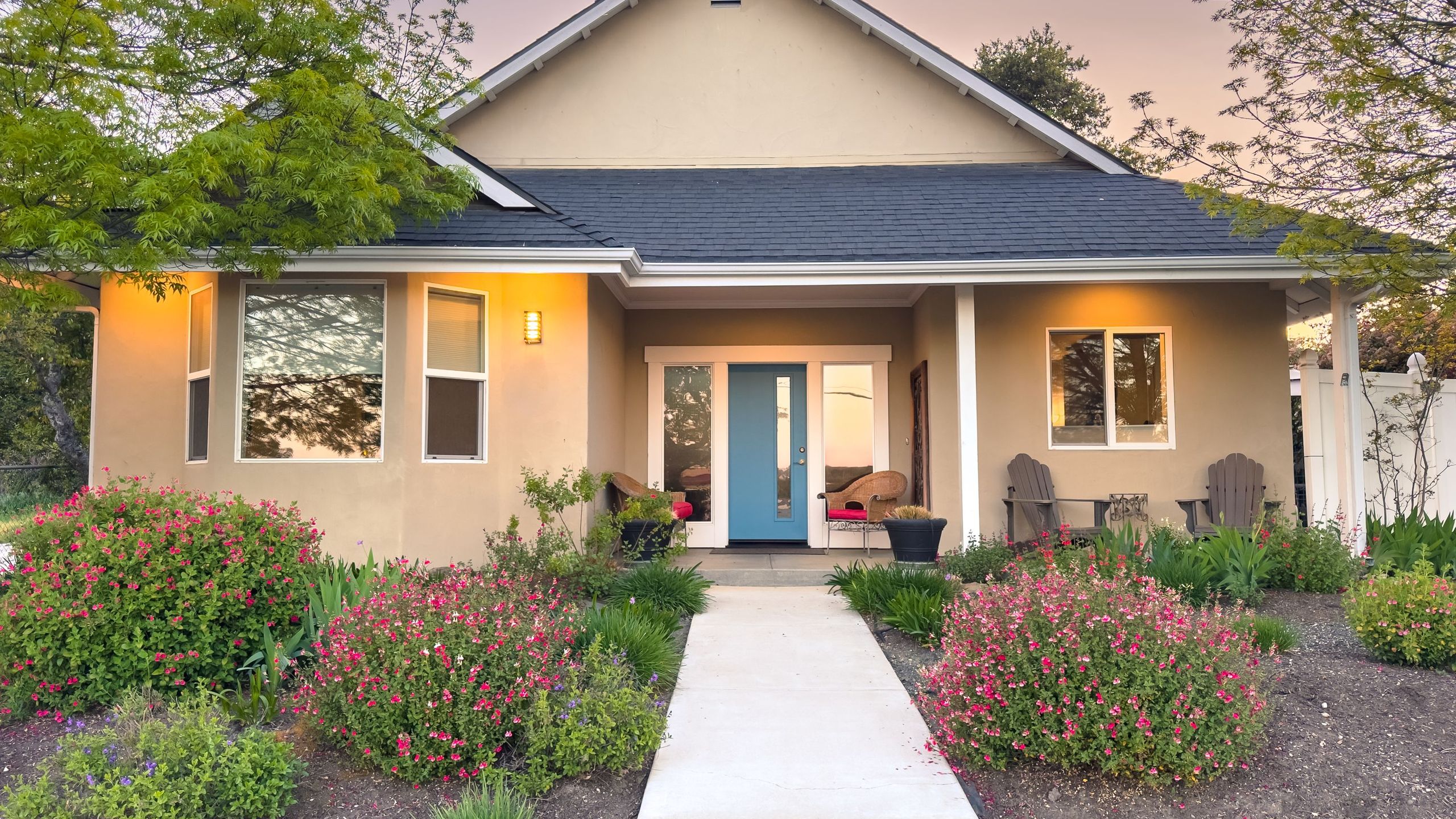 Charm On Chestnut By Avantstay | Single-level + Fenced Yard + Gas Bbq | Walk To Downtown Paso Robles - Paso Robles, CA