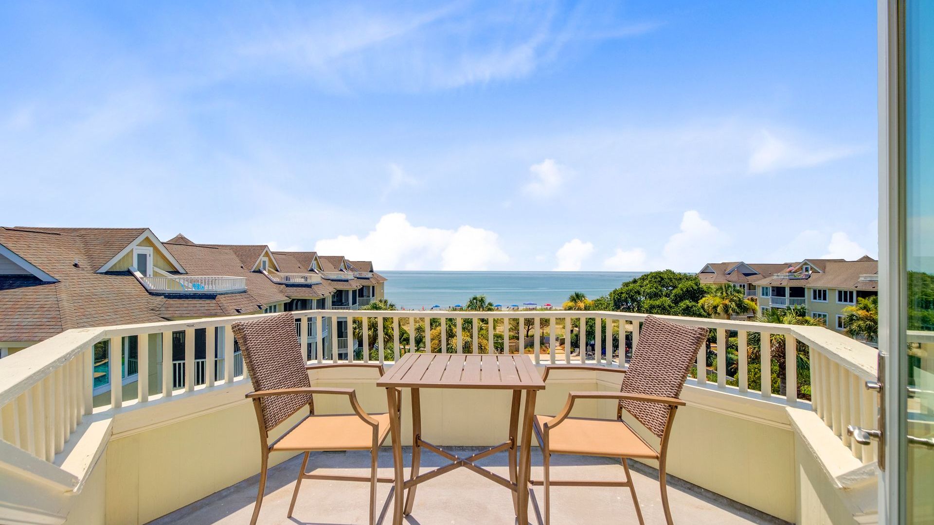 Charming Balcony And Community Pool - Inviting Coastal Escape - Isle of Palms, SC