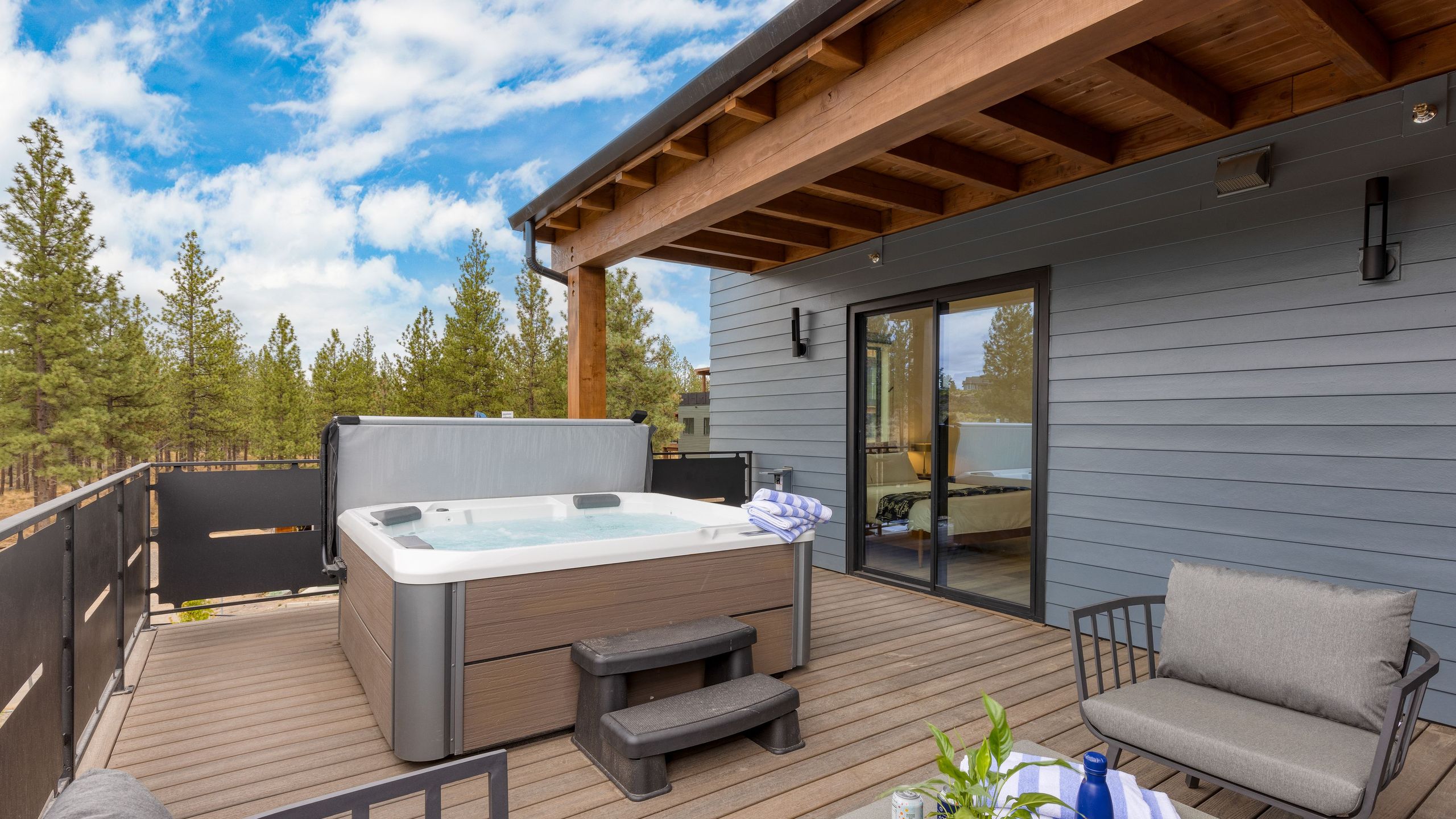 Sleeps 20 | 4 Units, Hot Tub, Deck, Near Downtown+old Bend | Aerie By Avantstay - Bend, OR