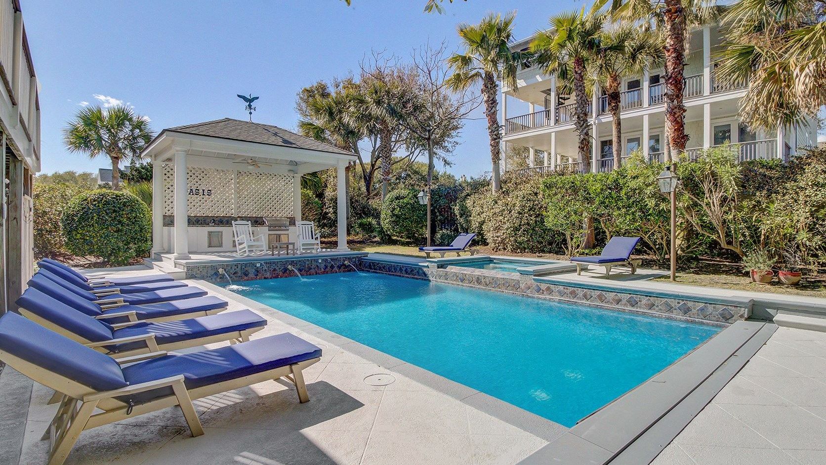 3001 Palm Boulevard By Avantstay | Across From Beach & Ocean Views! - Isle of Palms, SC