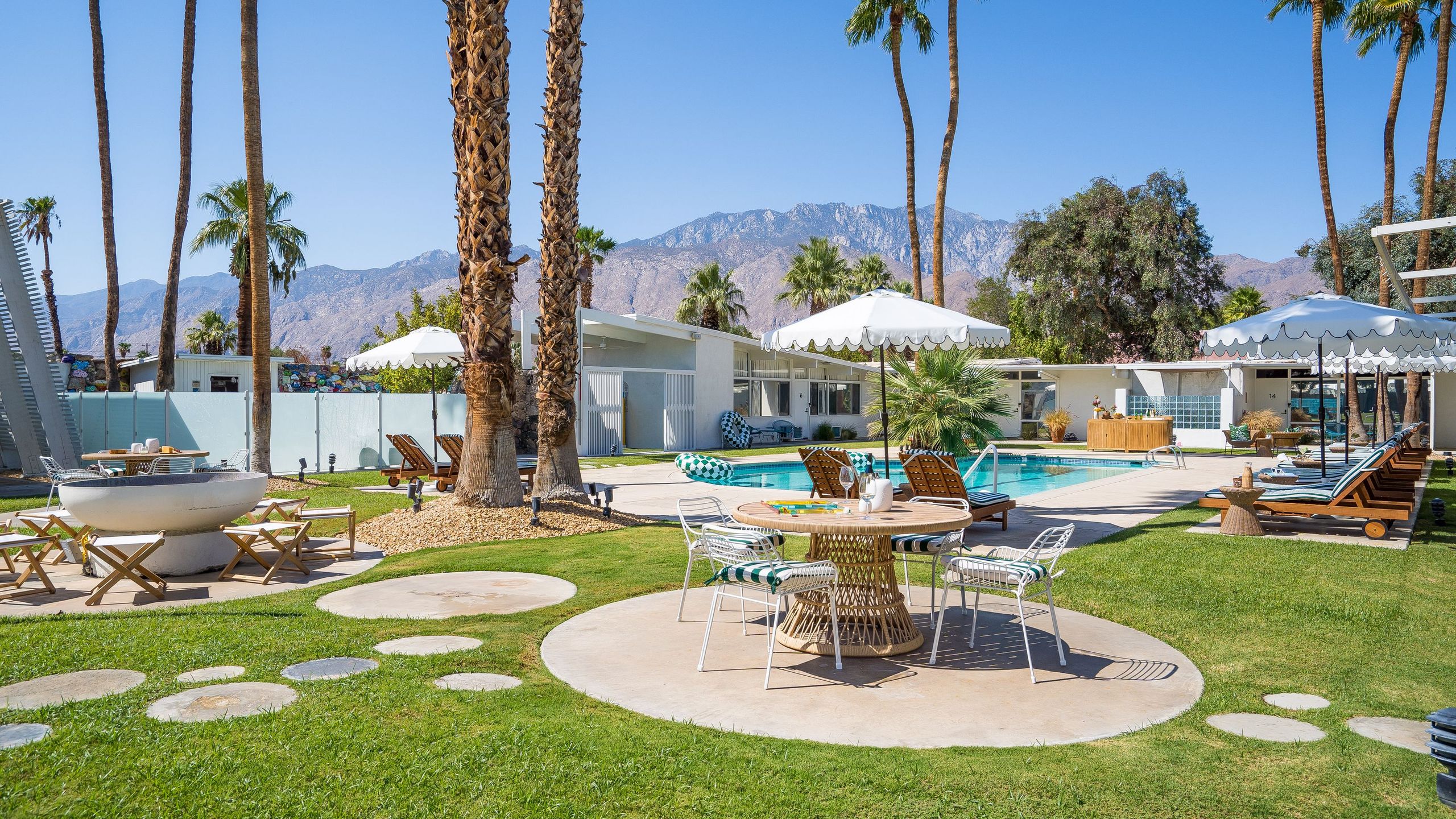 Charming Suite With Private Patio And Communal Pool - Stylish Oasis - Palm Springs, CA