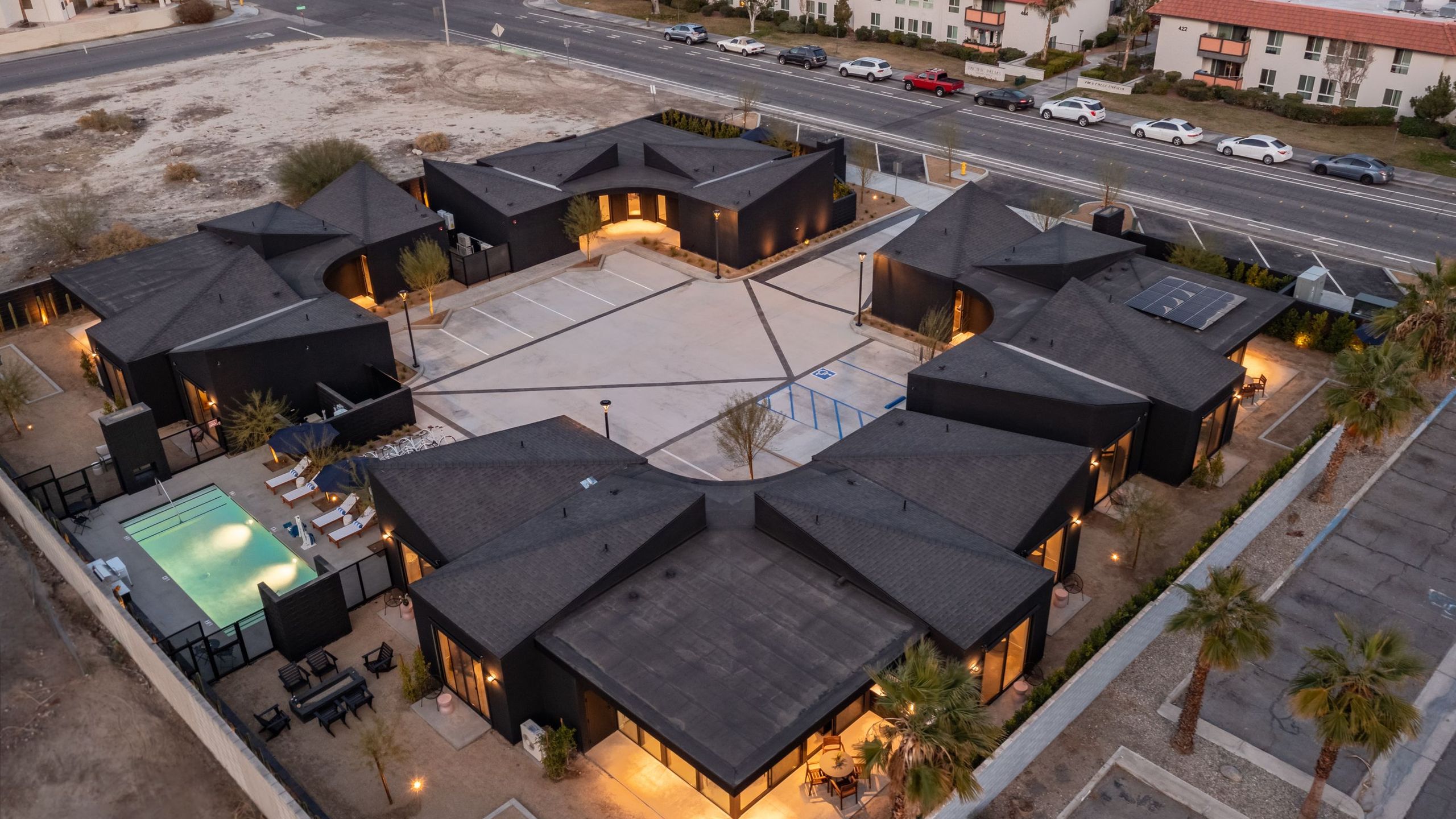 Stunning Dual Bungalows With Pool And Outdoor Oasis - Elegant Retreat - Palm Springs, CA