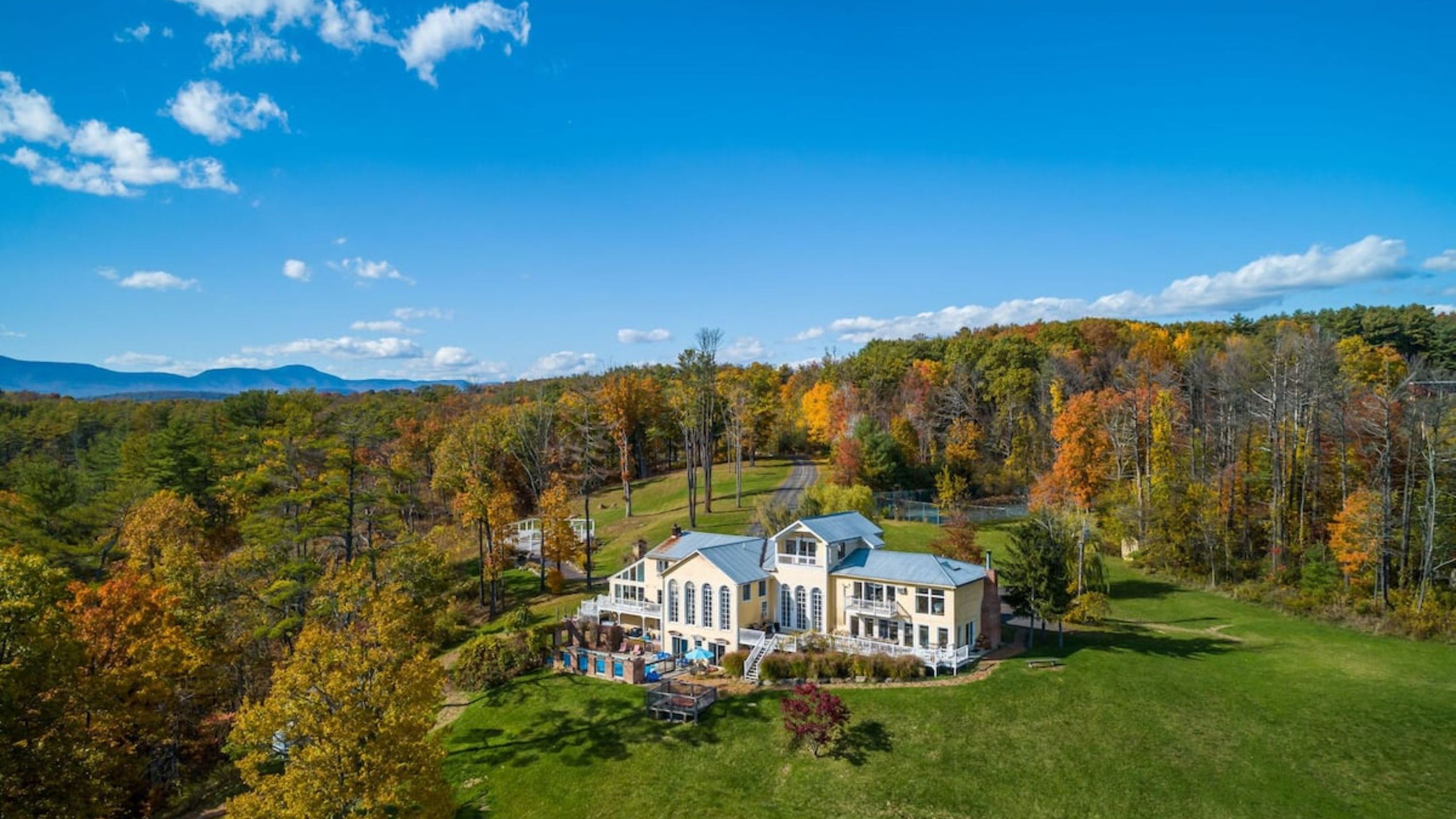 Expansive Estate With River-side Pool - Charming Historic Getaway - Catskill, NY