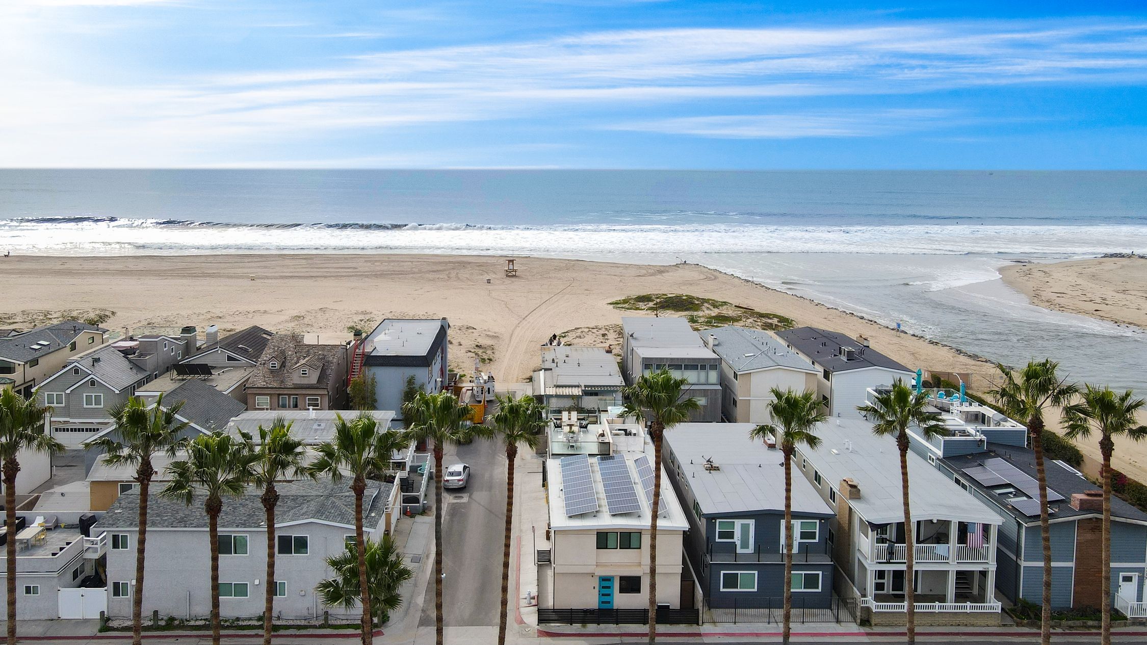 Charming Coastal Haven With Chic Living Space - Stunning Seaside Escape - Newport Beach, CA
