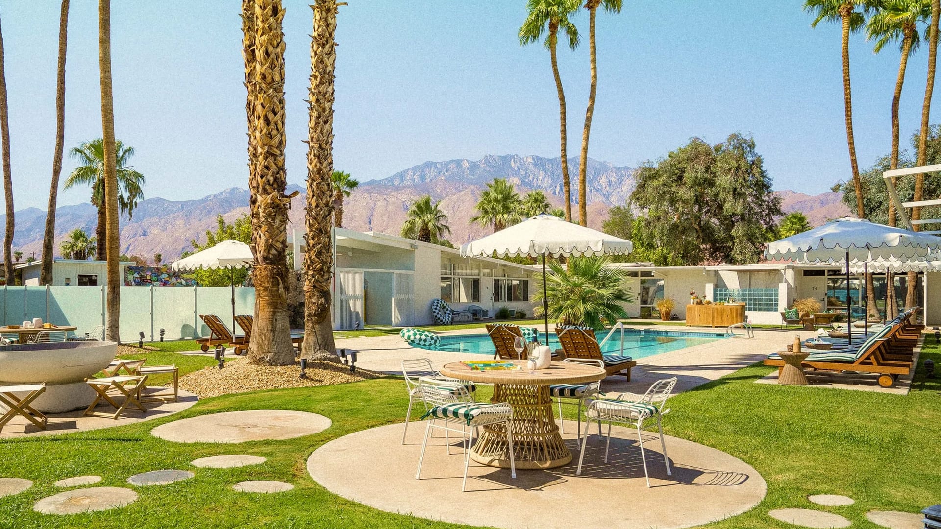 Find Room for you | Monkey Tree Hotel